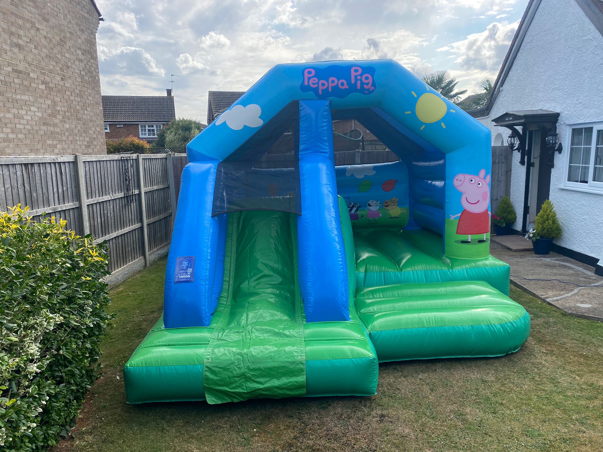 Peppa Pig bouncy castle hire dartford