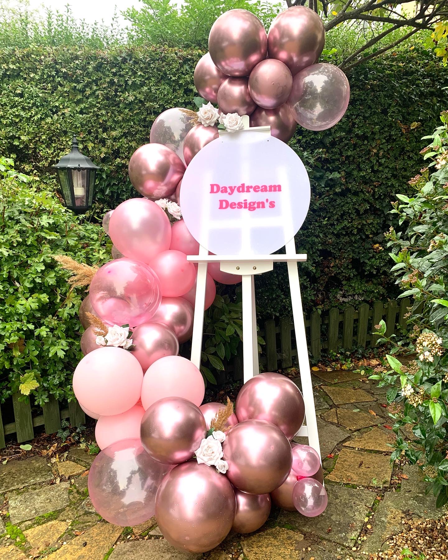 Balloon Easel Displays - Hire in Ware, Hoddesdon, Hertford, Broxbourne ...