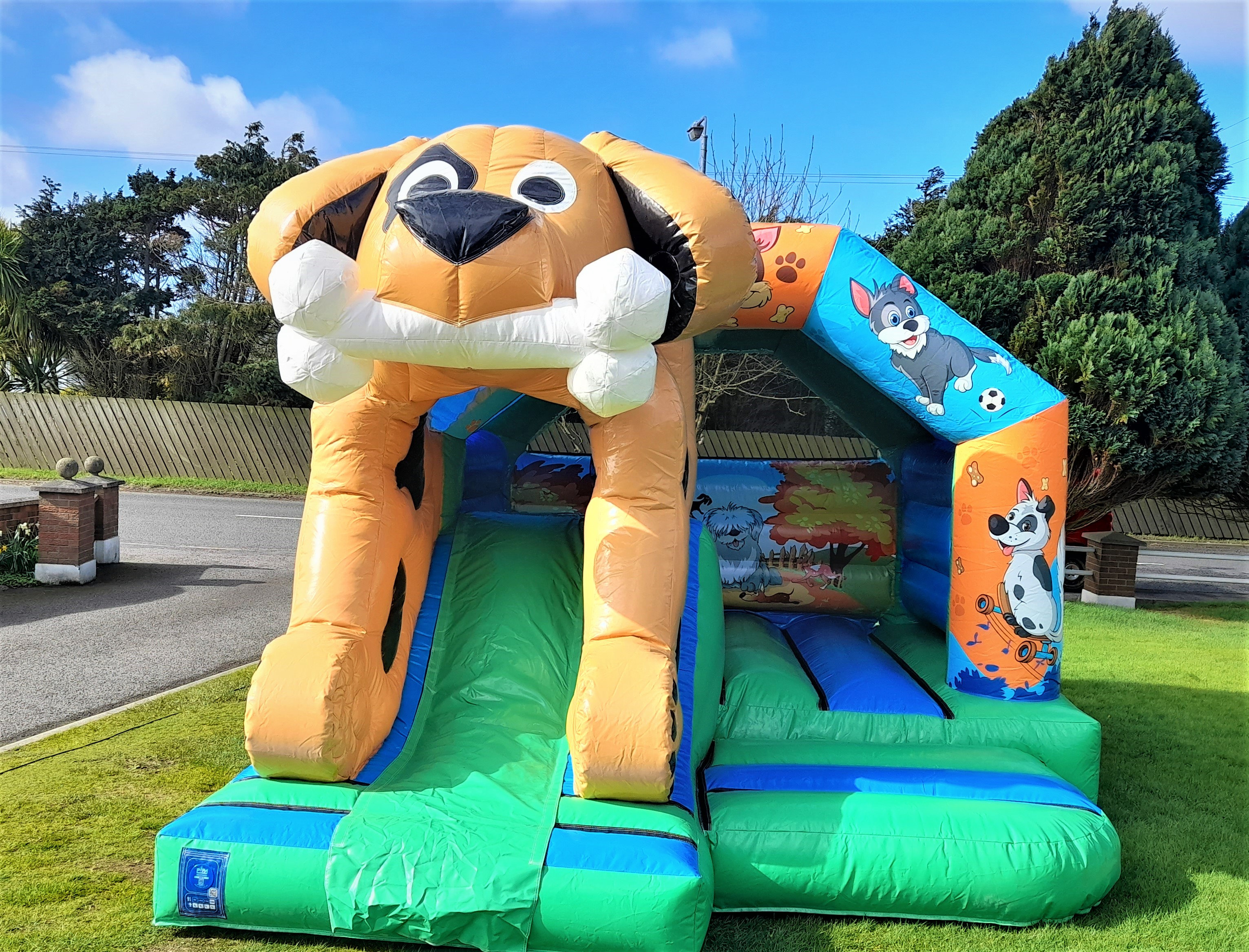 15ft x 12ft Dog Combi Castle - Bouncy Castle Hire, Inflatable Game Hire ...