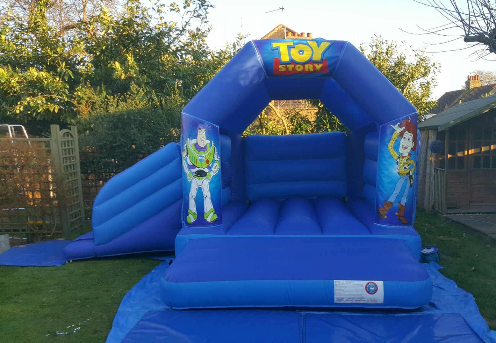 TOY STORY BOUNCY CASTLE 16FT vs 15ft - Bouncy Castle Hire, Soft Play ...