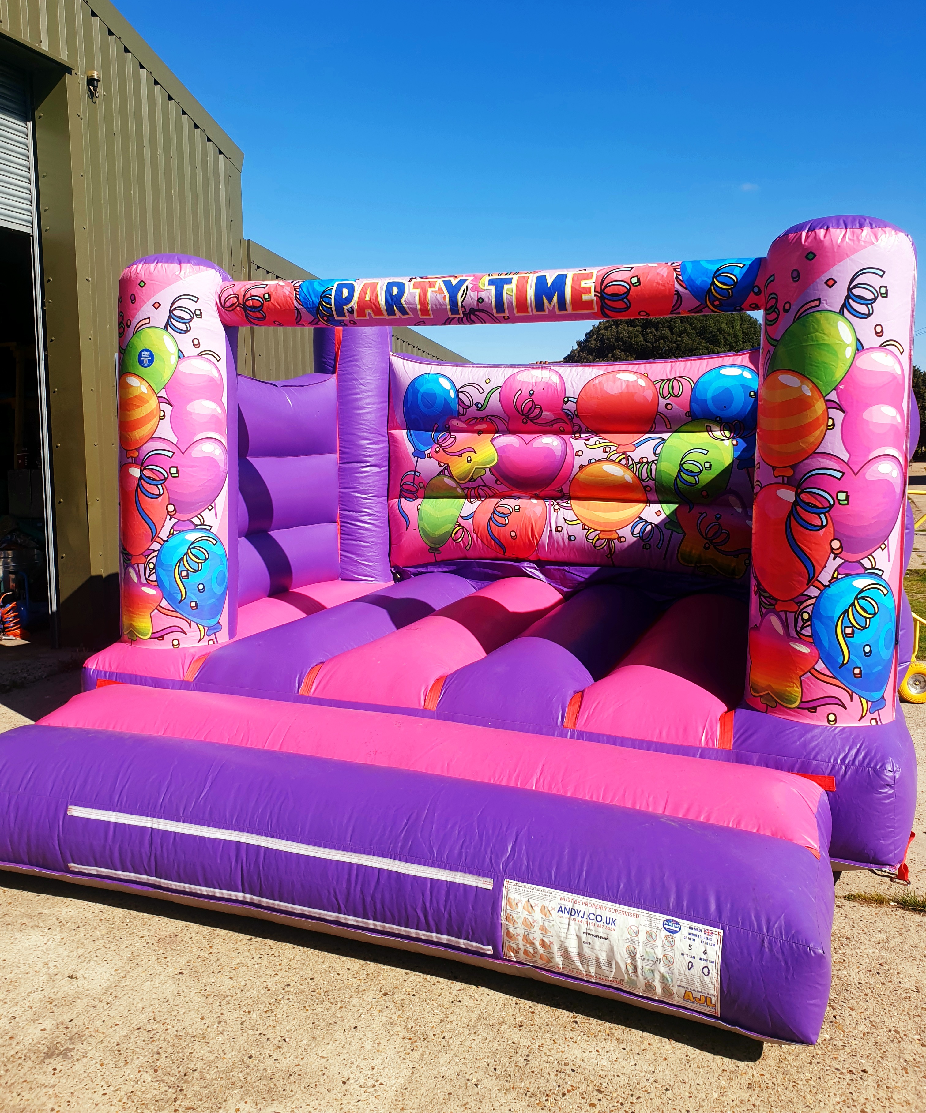 Girls Party Time Four Turret Castle - Hire in Romford | Kidsvision soft ...