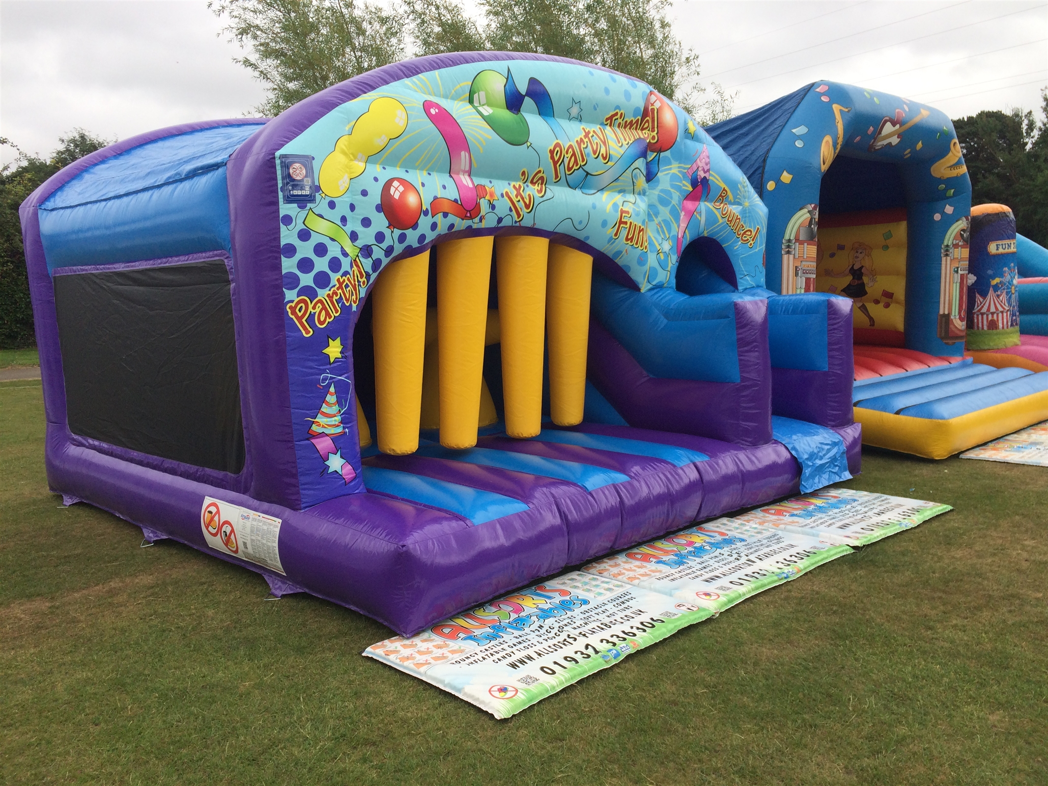 U Shaped Obstacle Course - Bouncy Castle and Inflatable Hire in Surrey ...