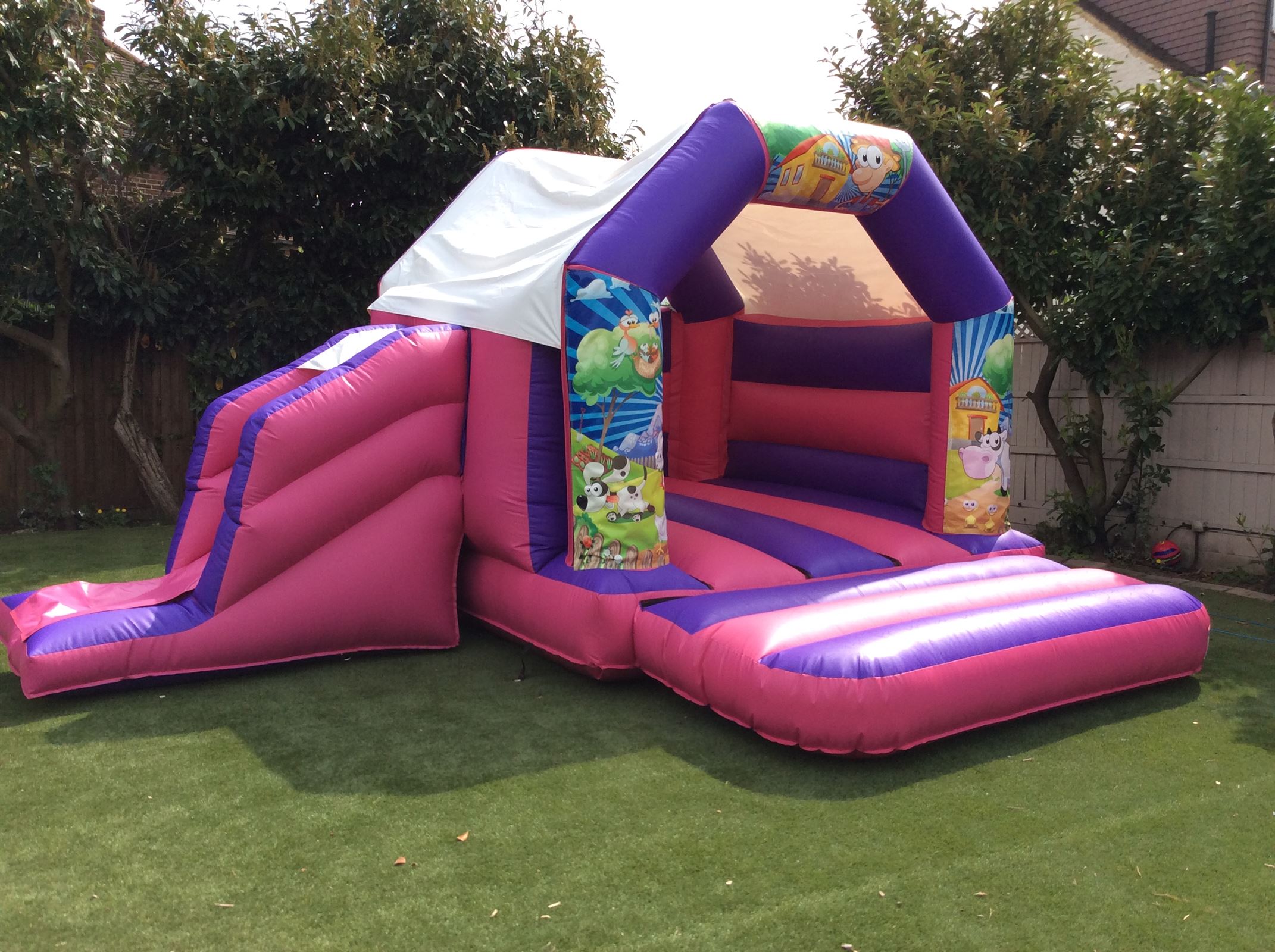 FARM ANIMALS BOUNCY CASTLE 16FT vs 15ft - Bouncy Castle Hire, Soft Play ...