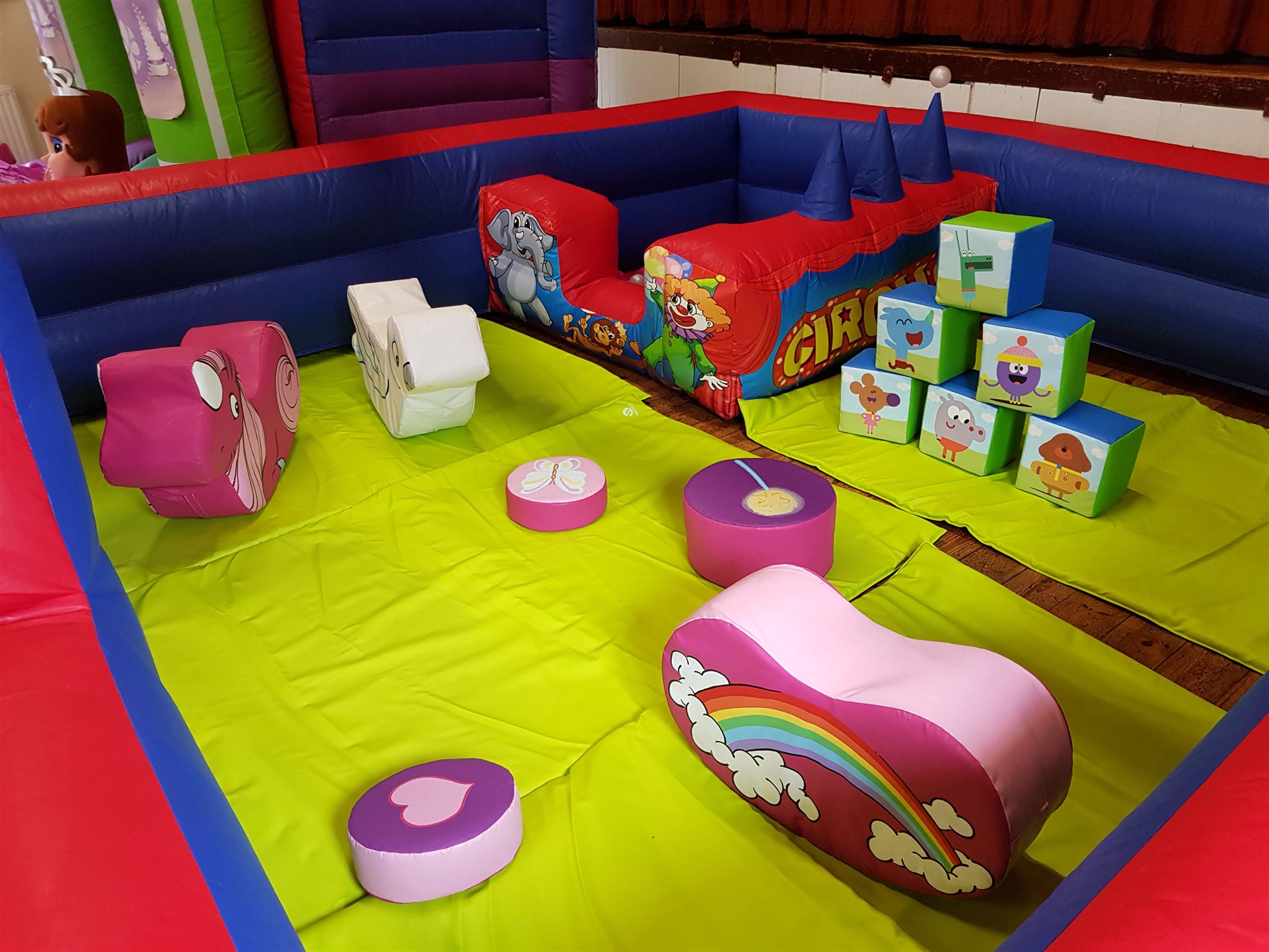 H-Circus Soft Play Surround 14ft x 14ft - Best Bouncy Castle, Softplay ... H-Circus Soft Play Surround 14ft x 14ft - Best Bouncy Castle, Softplay ...