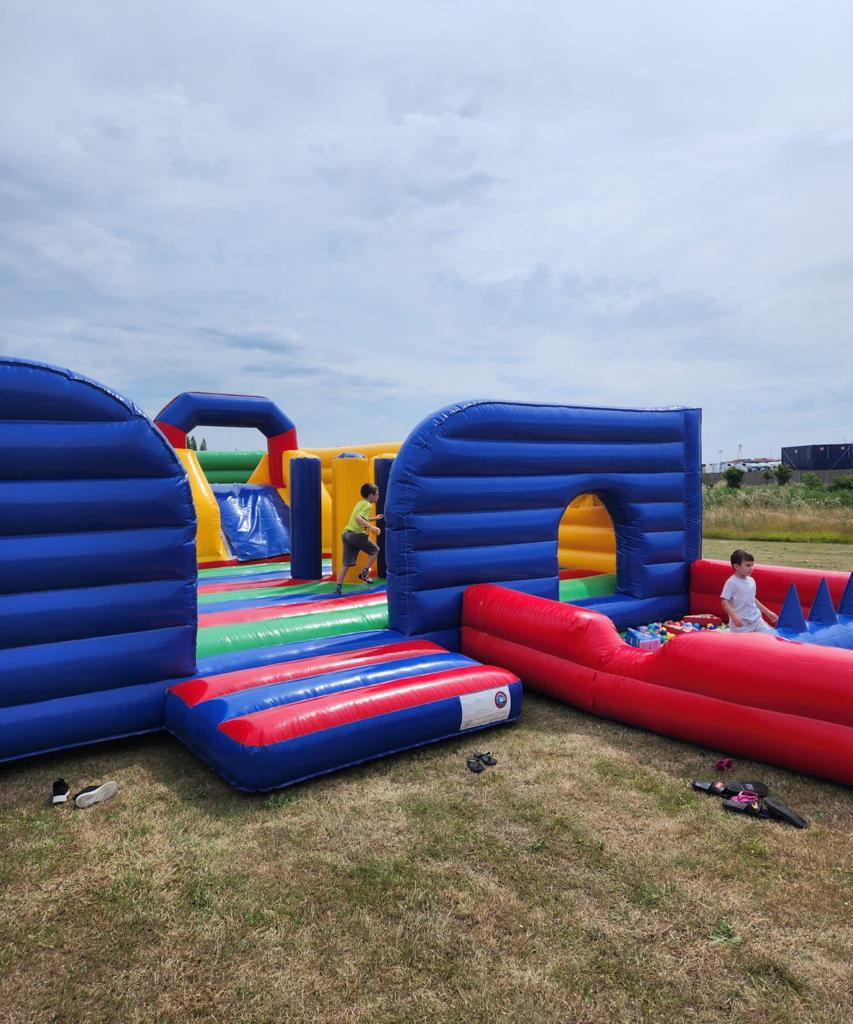 Giant Play Centre - inflatable play bed Hire - ice-rinks.co.uk in UK ...