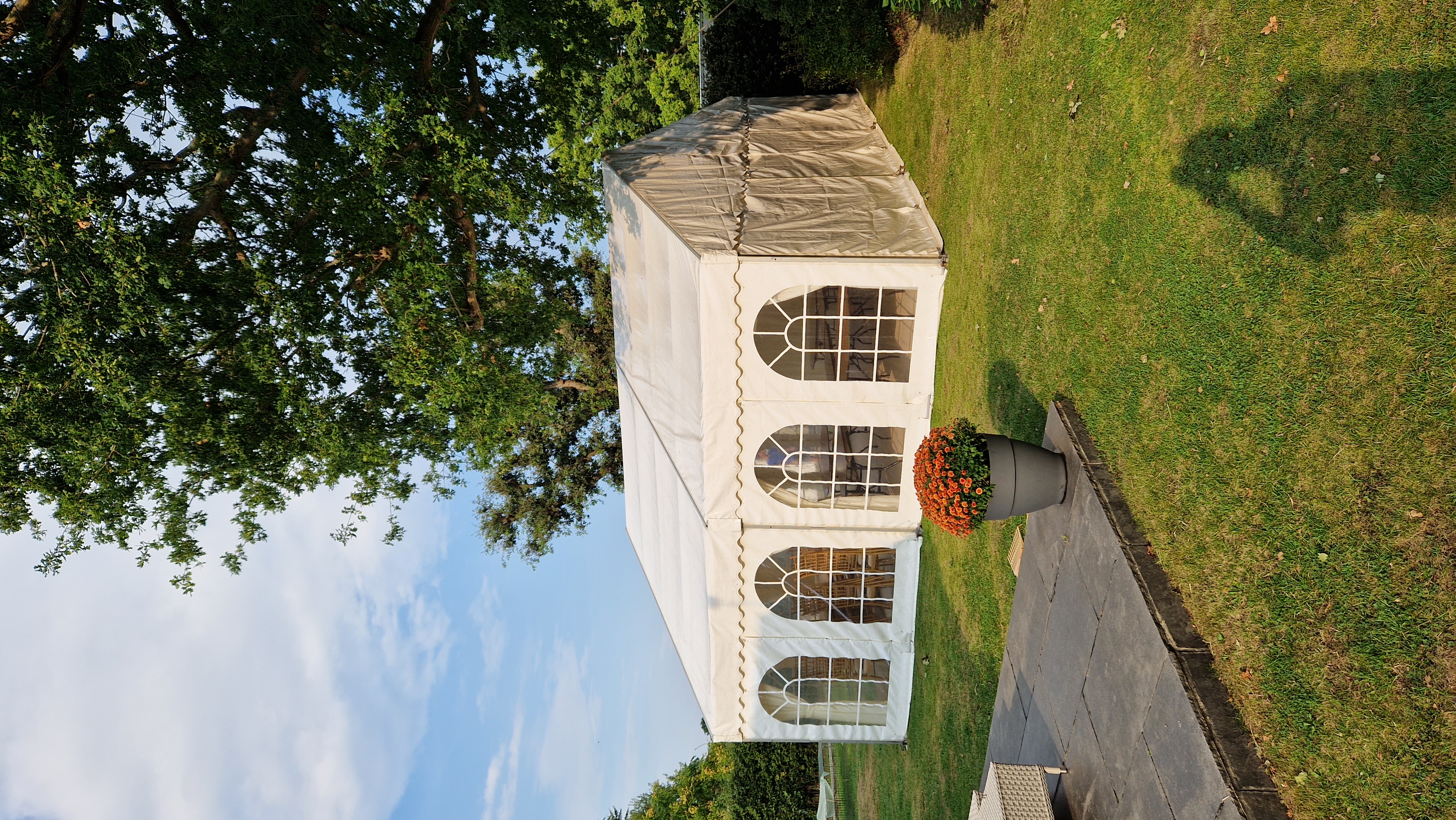 9m x 6m Clear Span Marquee - Bouncy Castle Hire in Crawley, West Sussex ...