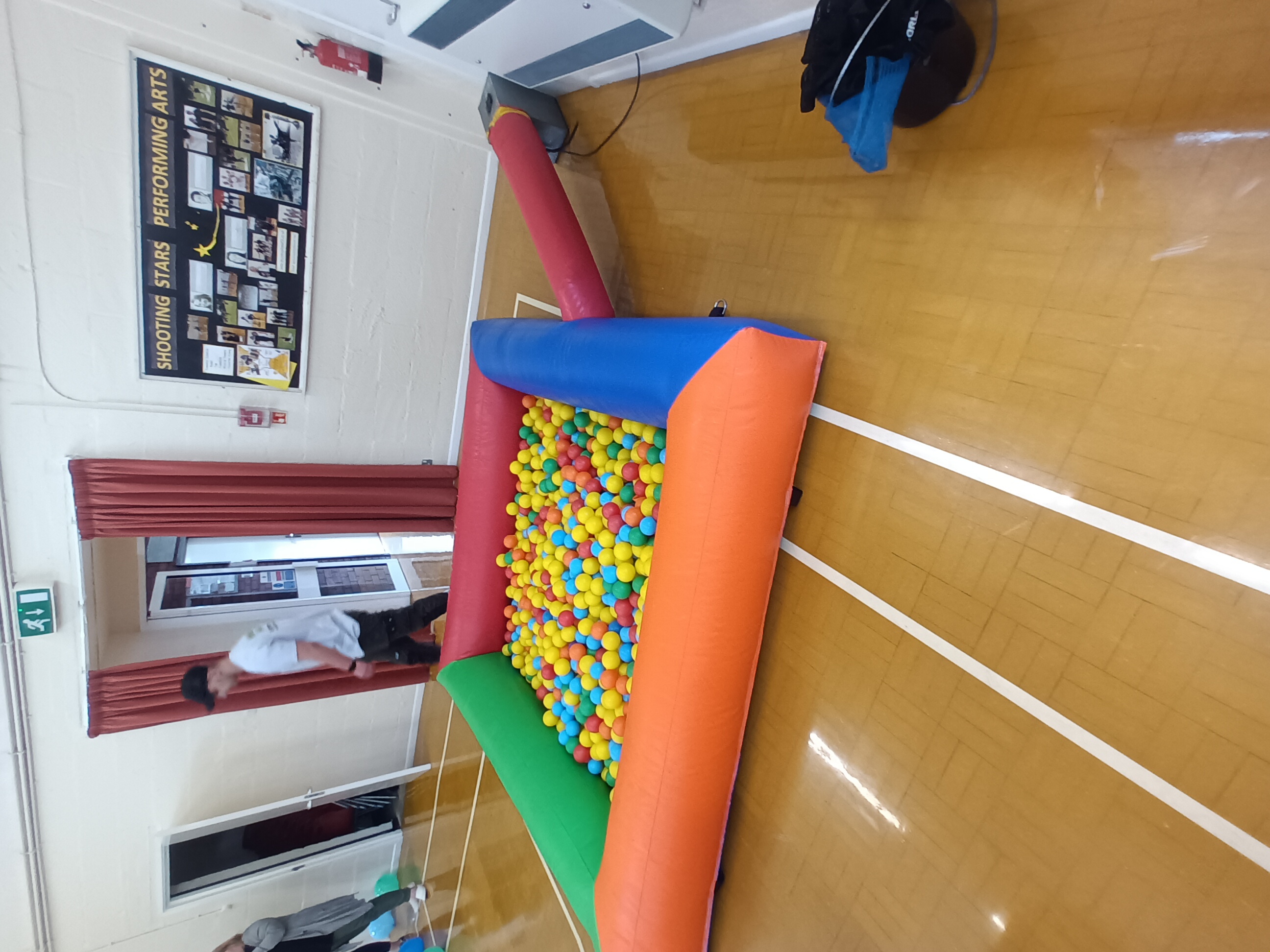 8ft x 8ft Inflatable Ball Pit - Bouncy Castle Hire in Crawley, Horley ...