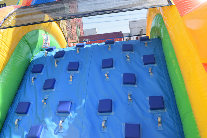 Wet/Dry Obstacle Course Hire Adelaide. Huge inflated obstacle