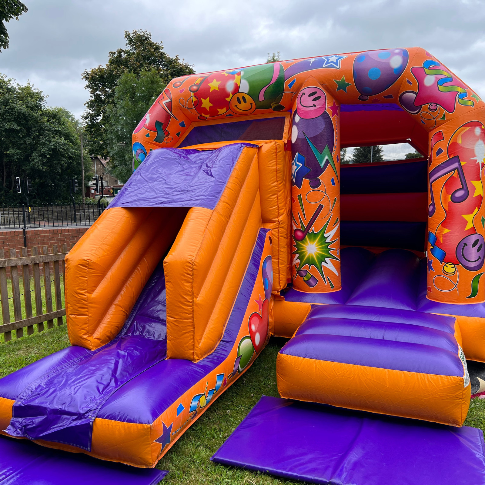 Bouncy Castles - Bouncy Castle and Party Game Hire in Huddersfield ...