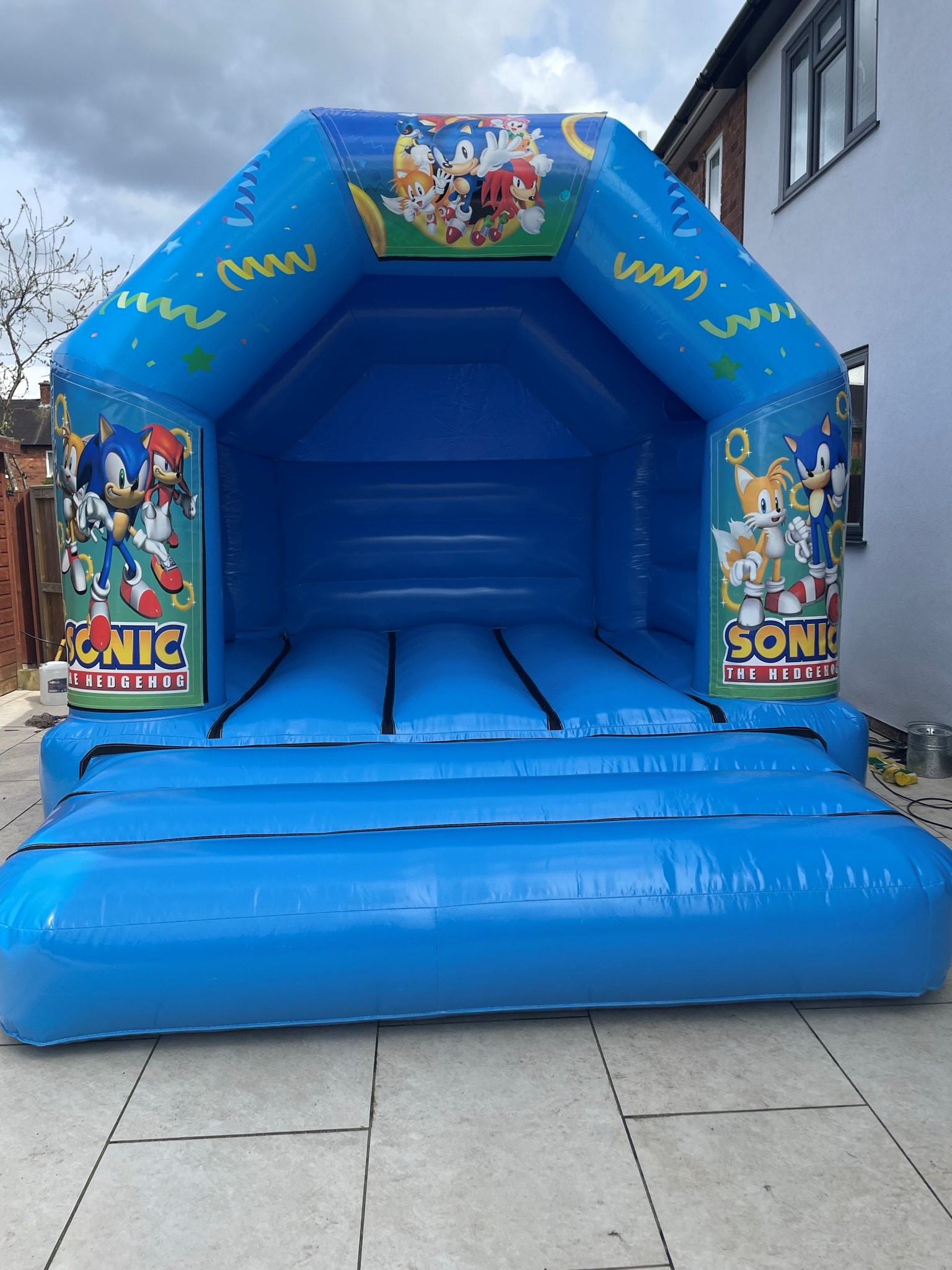 12ft x 12ft Any Theme Castle - Hire in County (optional) | Inflatable ...