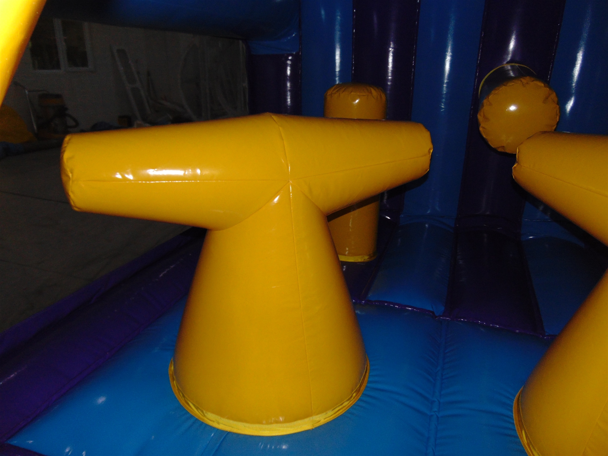 U Shaped Obstacle Course - Bouncy Castle and Inflatable Hire in Surrey ...