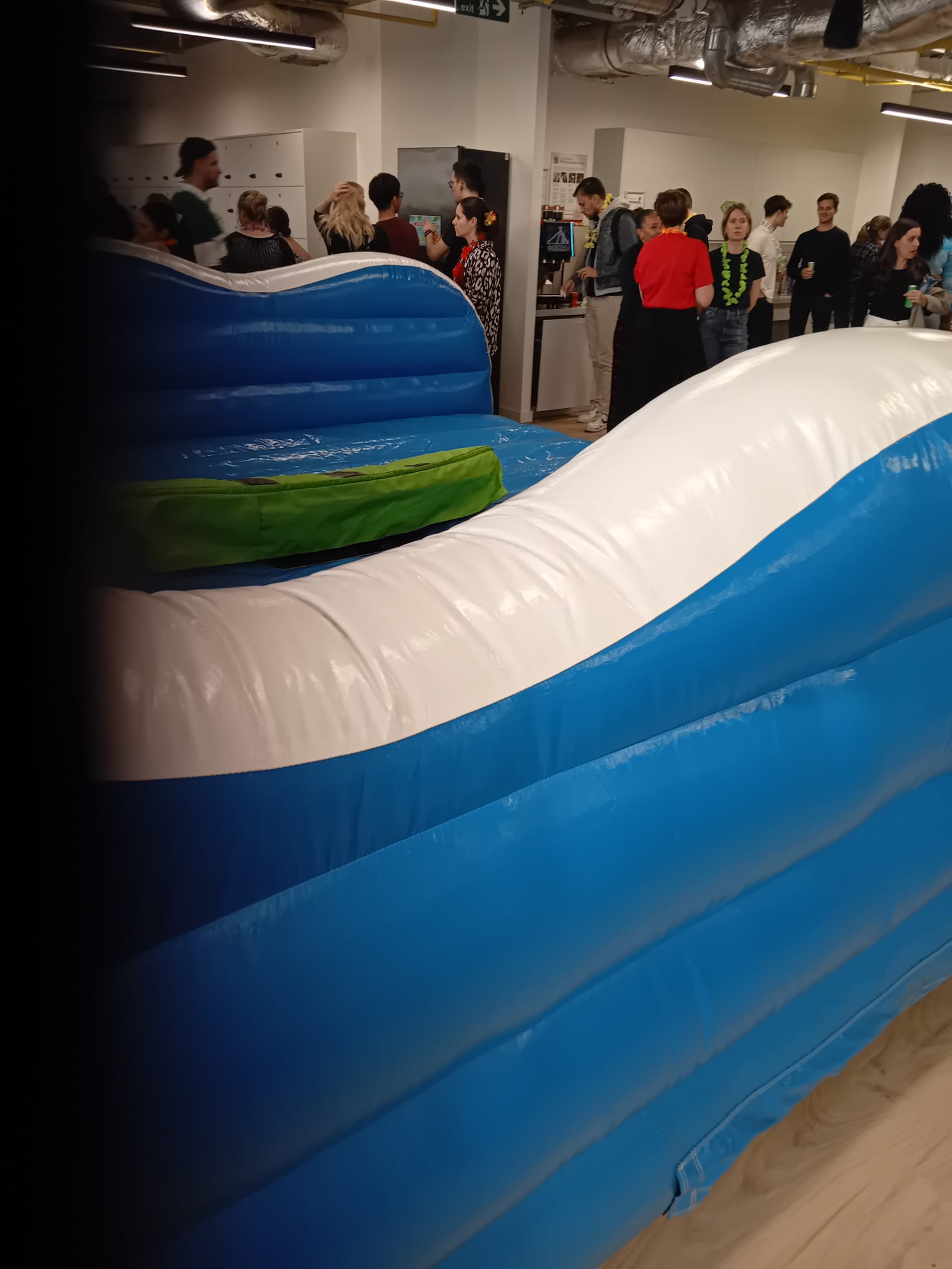 Surf Simulator Hire,Surfing Simulator Game For Rental,Essex,London,UK