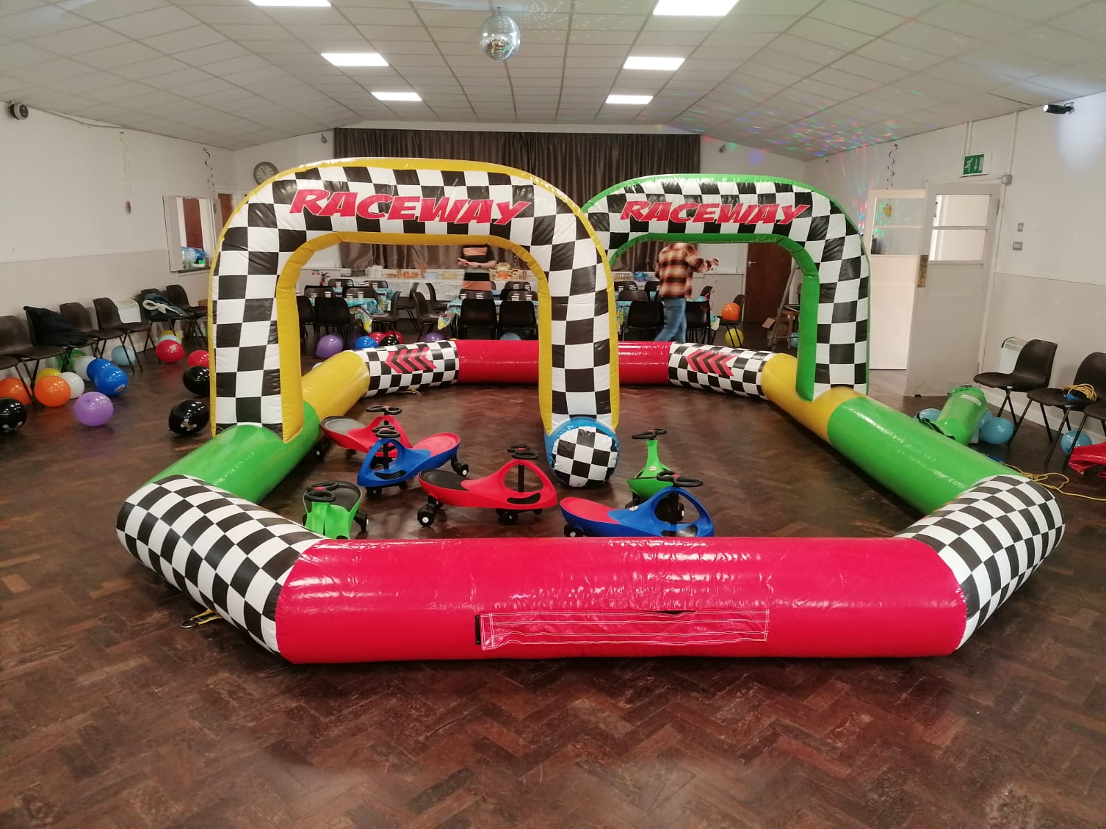 Didicar Track-Red/Yellow/ 6 x Cars - Bouncy Castles, Adult Bouncy ...