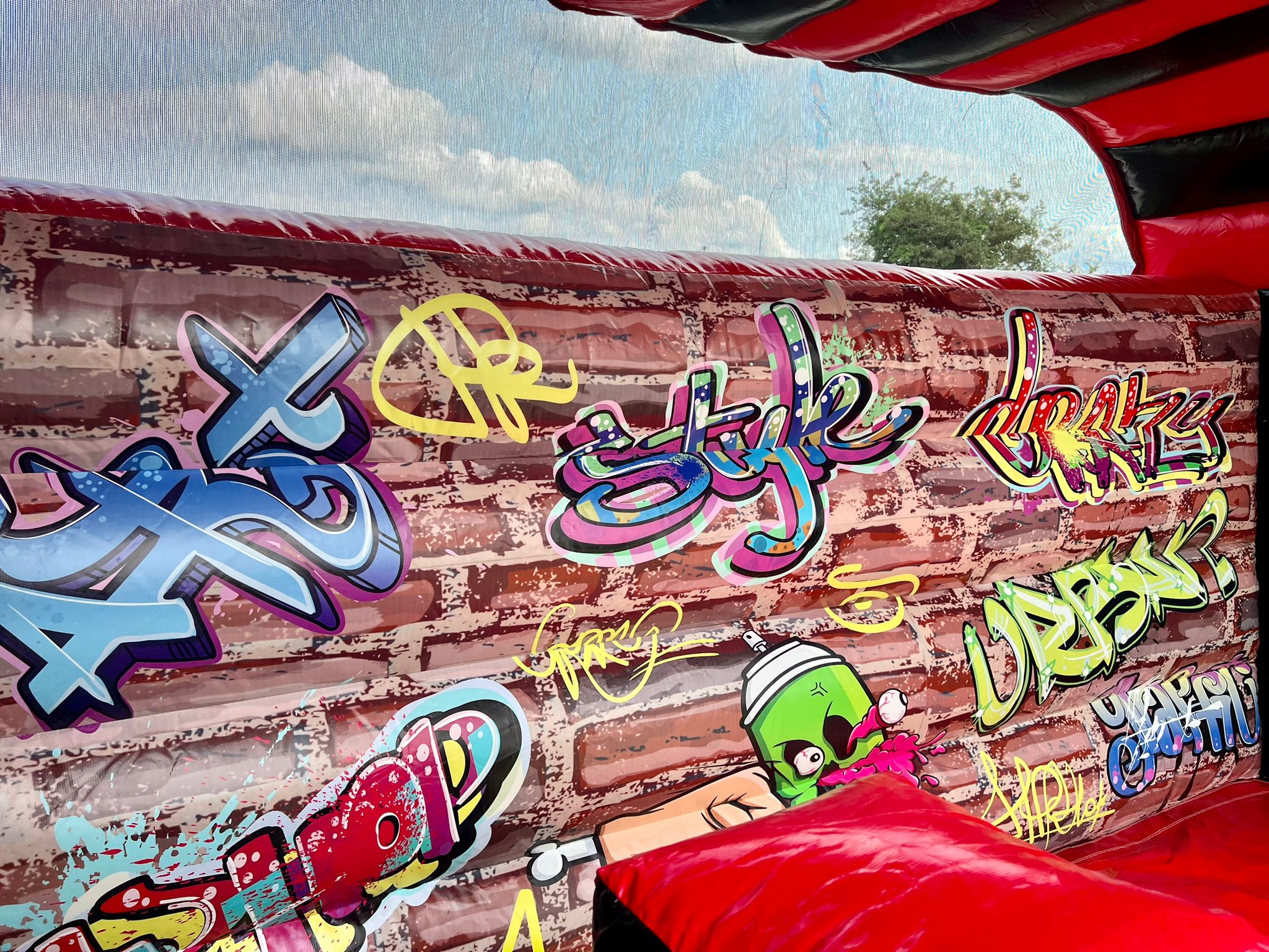 Graffiti Mega Slide - Bouncy Castle Hire in Bromley Croydon South East ...