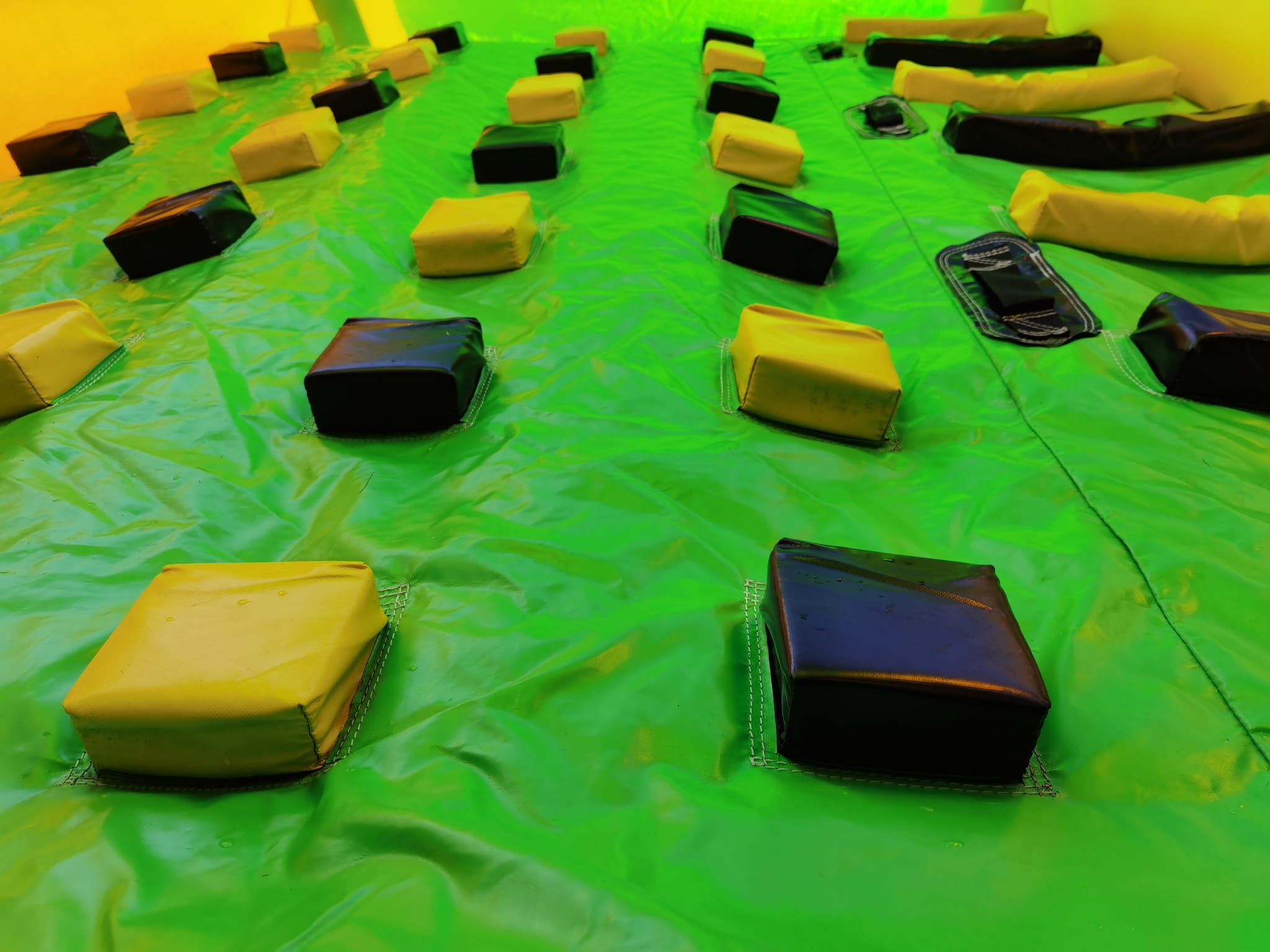 Total Wipeout Obstacle Course & Slide 55ft X 15ft - Hire in Louth ...