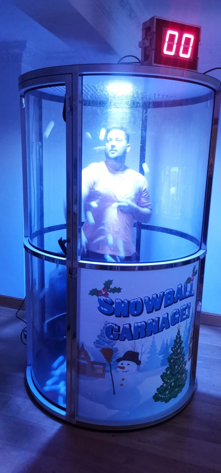 Hire Snowball Carnage, Grab A Grand Cash Grabber Rental, UK