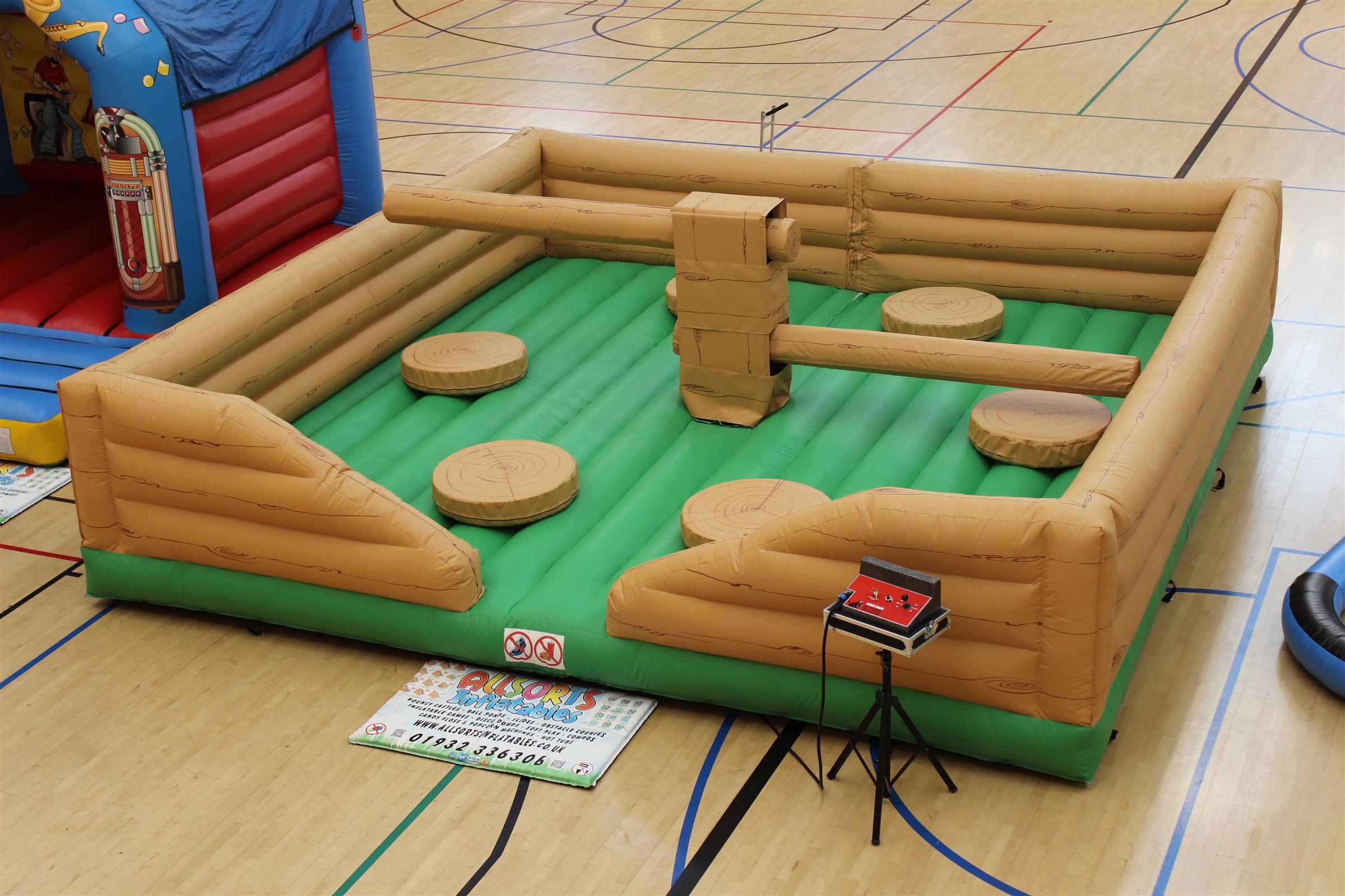 Total Wipeout / Last Man Standing - Bouncy Castle and Inflatable Hire ...