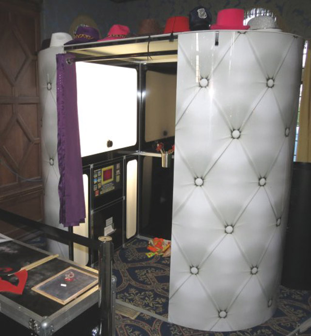 Photo Booth Hire (2 hours) - Bouncy Castle Hire in Nottinghamshire ...