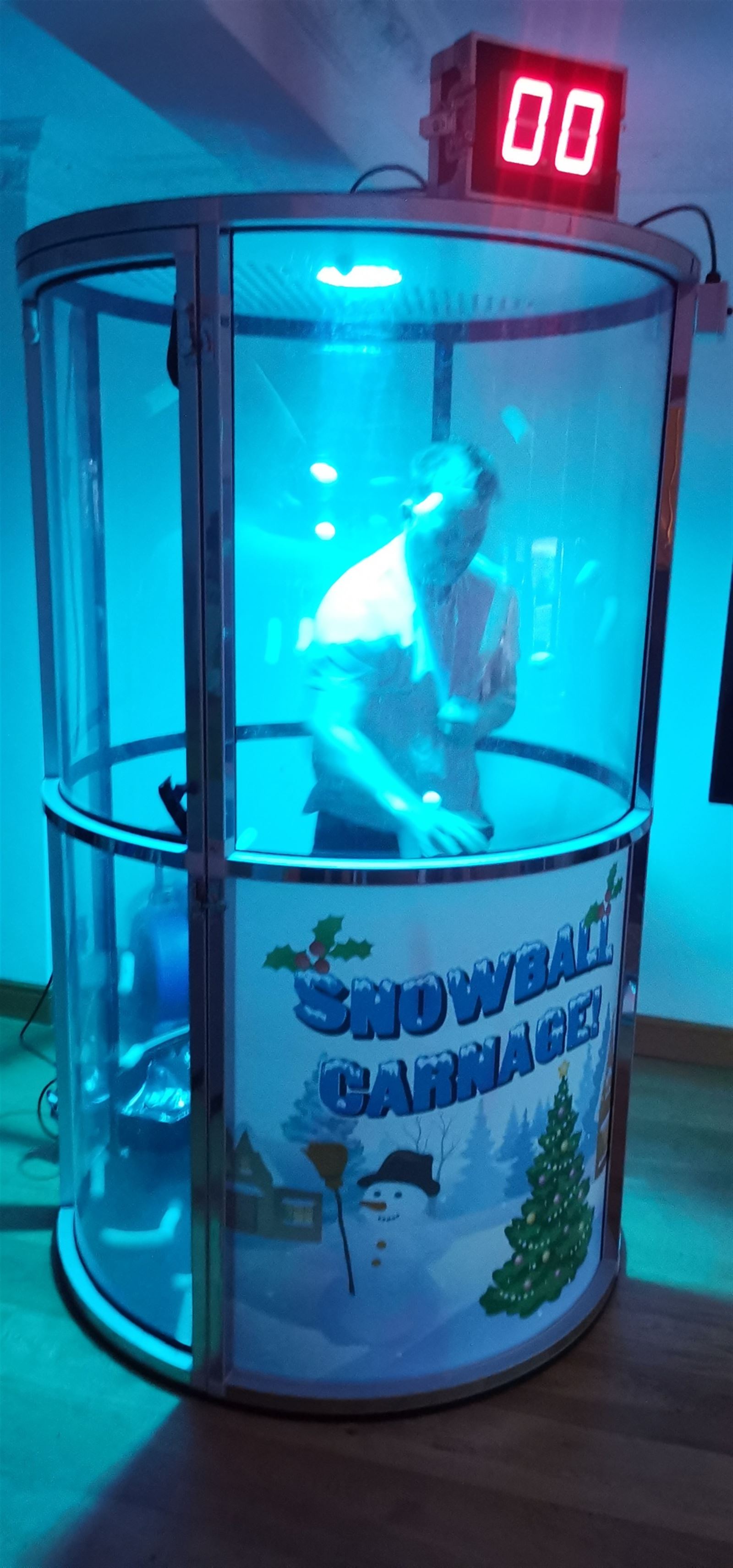 Hire Snowball Carnage, Grab A Grand Cash Grabber Rental, UK