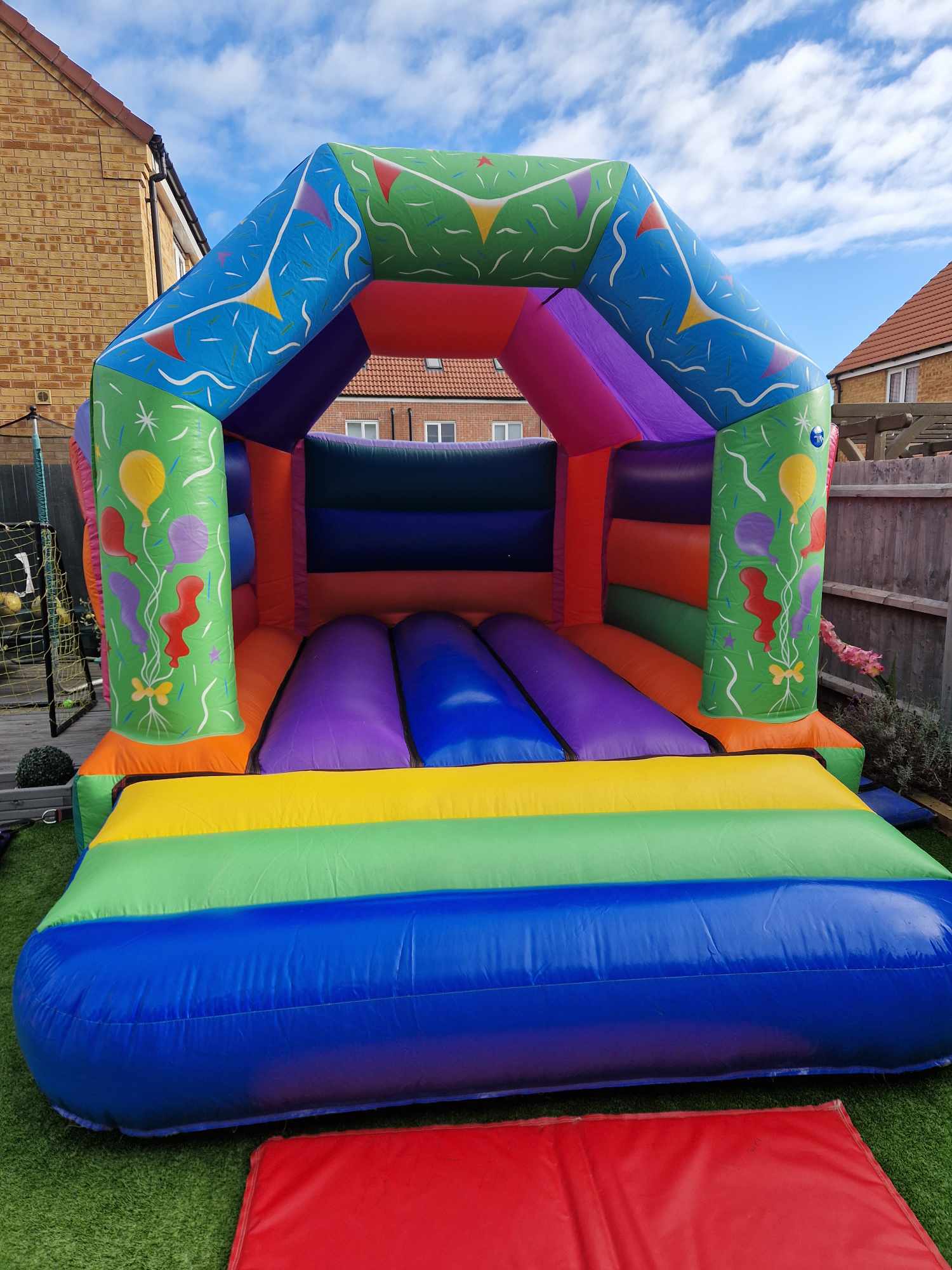 Balloon Fun - Hire in Lincoln | Lincs bounce
