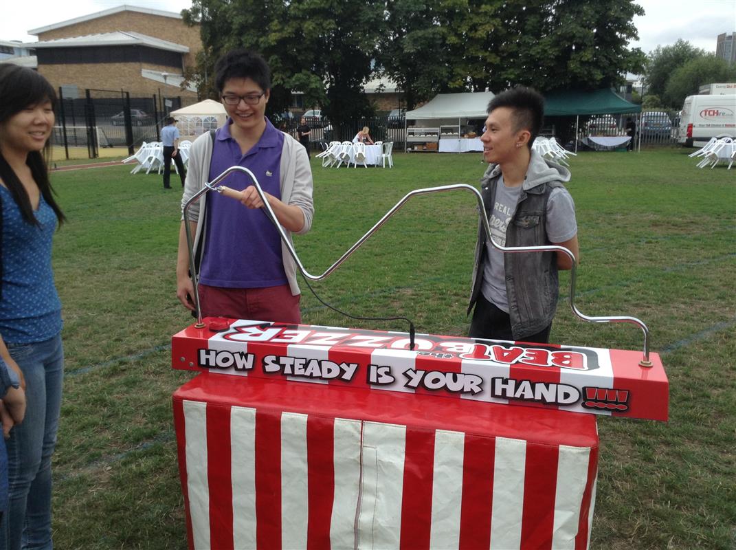 Giant Buzzer Hire - ice-rinks.co.uk in UK | Ice-rink Uk