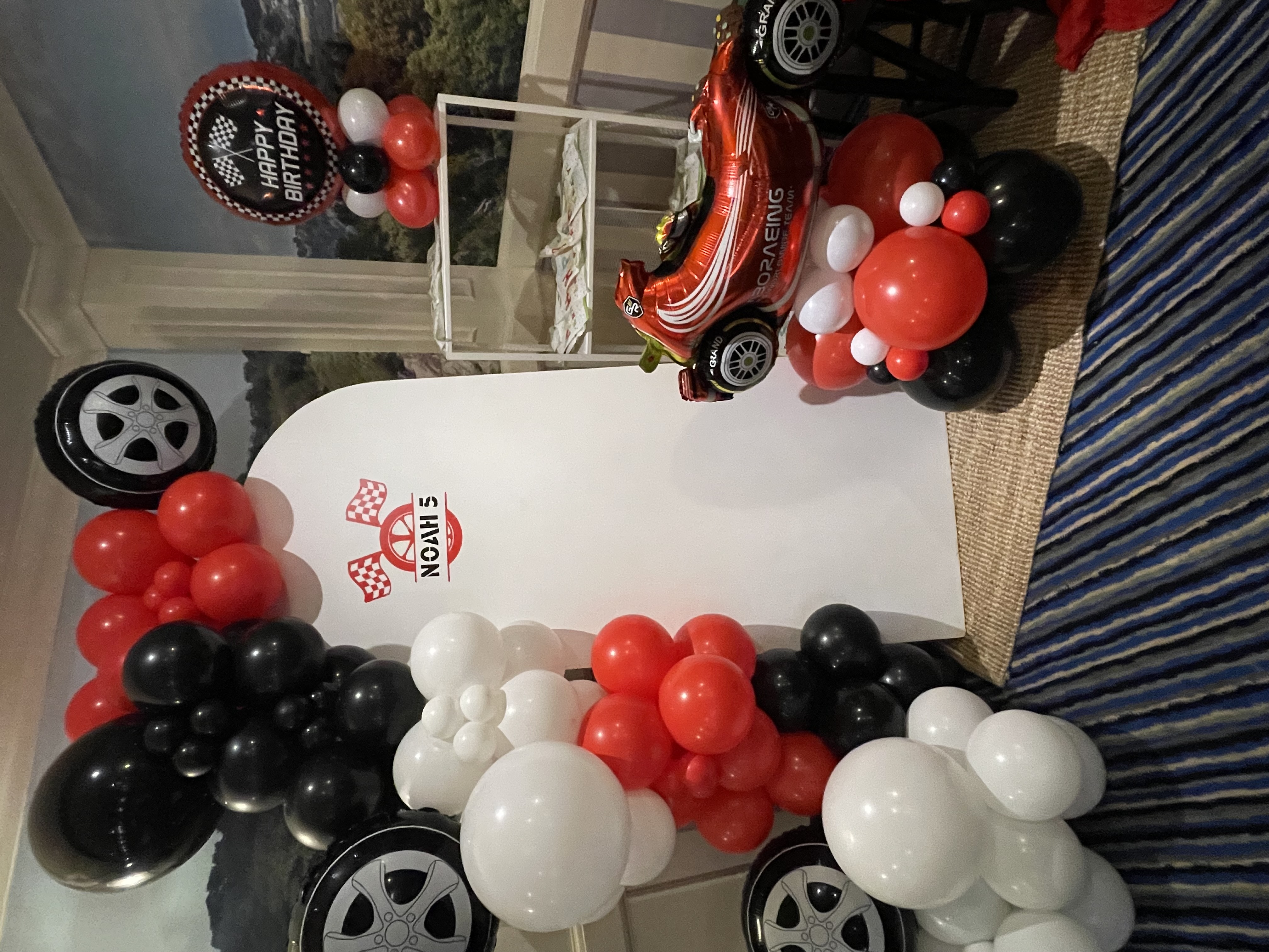 The Pipster's Bounce House Party Packages - Bouncy Castle, Party Hire ...