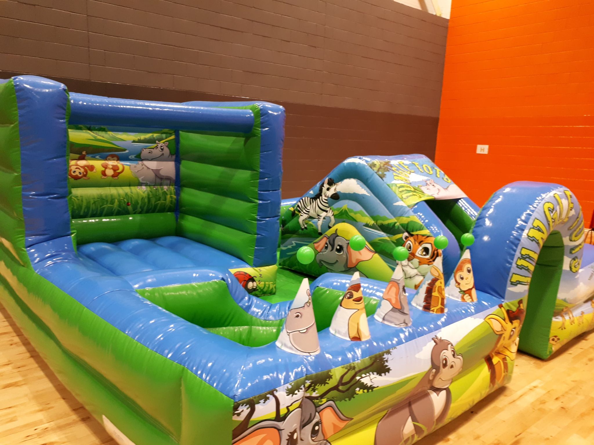 jungle themed bouncy castle hire
