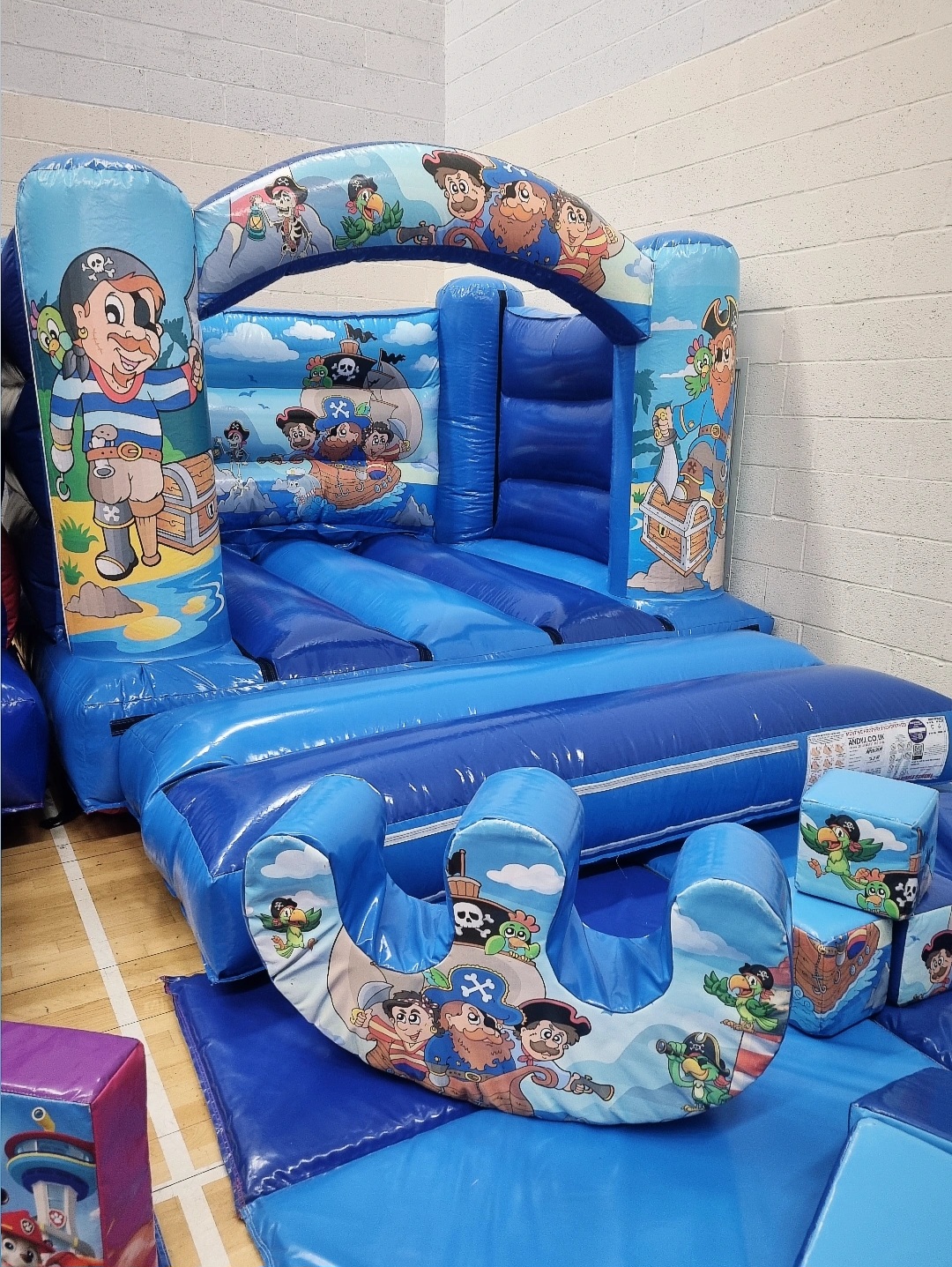 Pirate Castle - Hire in Aylesbury | BONKERZzz Bouncy Castles