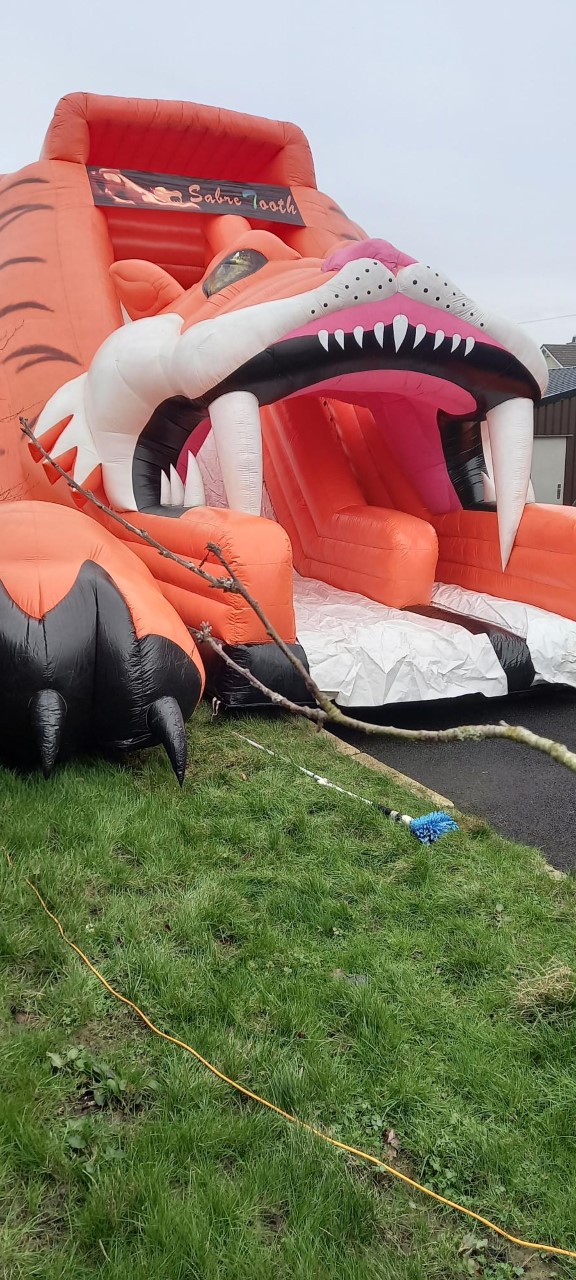 40ft x 20ft EXTREME Sabre Tooth Tiger Megaslide - Ice-Cream van, Bouncy ...