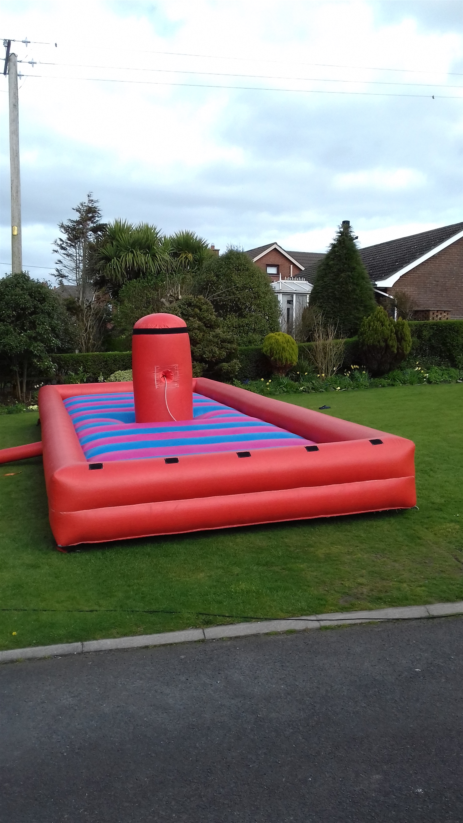 14ft x 34ft Bungee Eliminator Inflatable Game - Bouncy Castle Hire ...