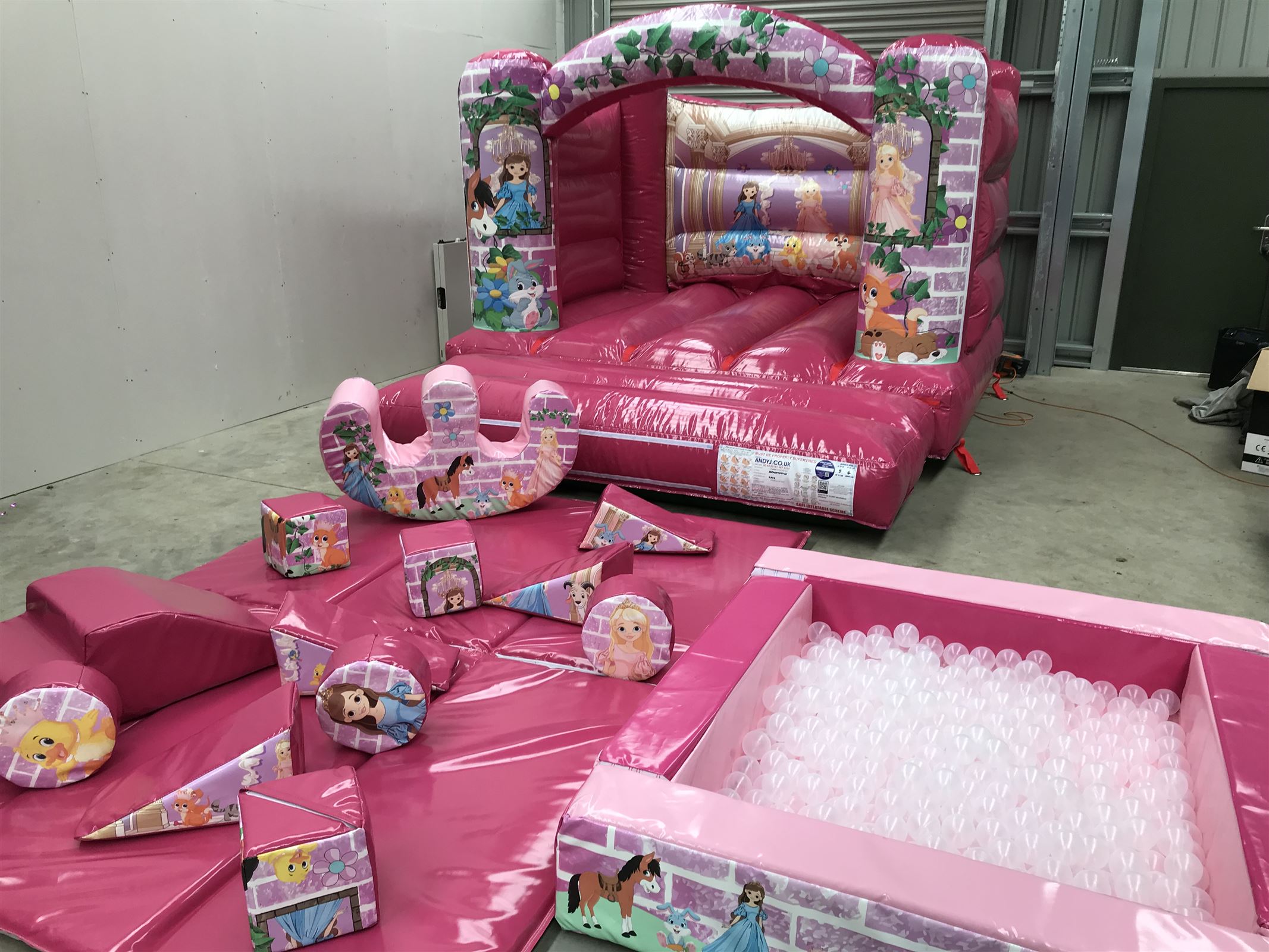 Bouncy Castle Hire | Soft Play Hire Essex | Kids Play Bouncy Castles