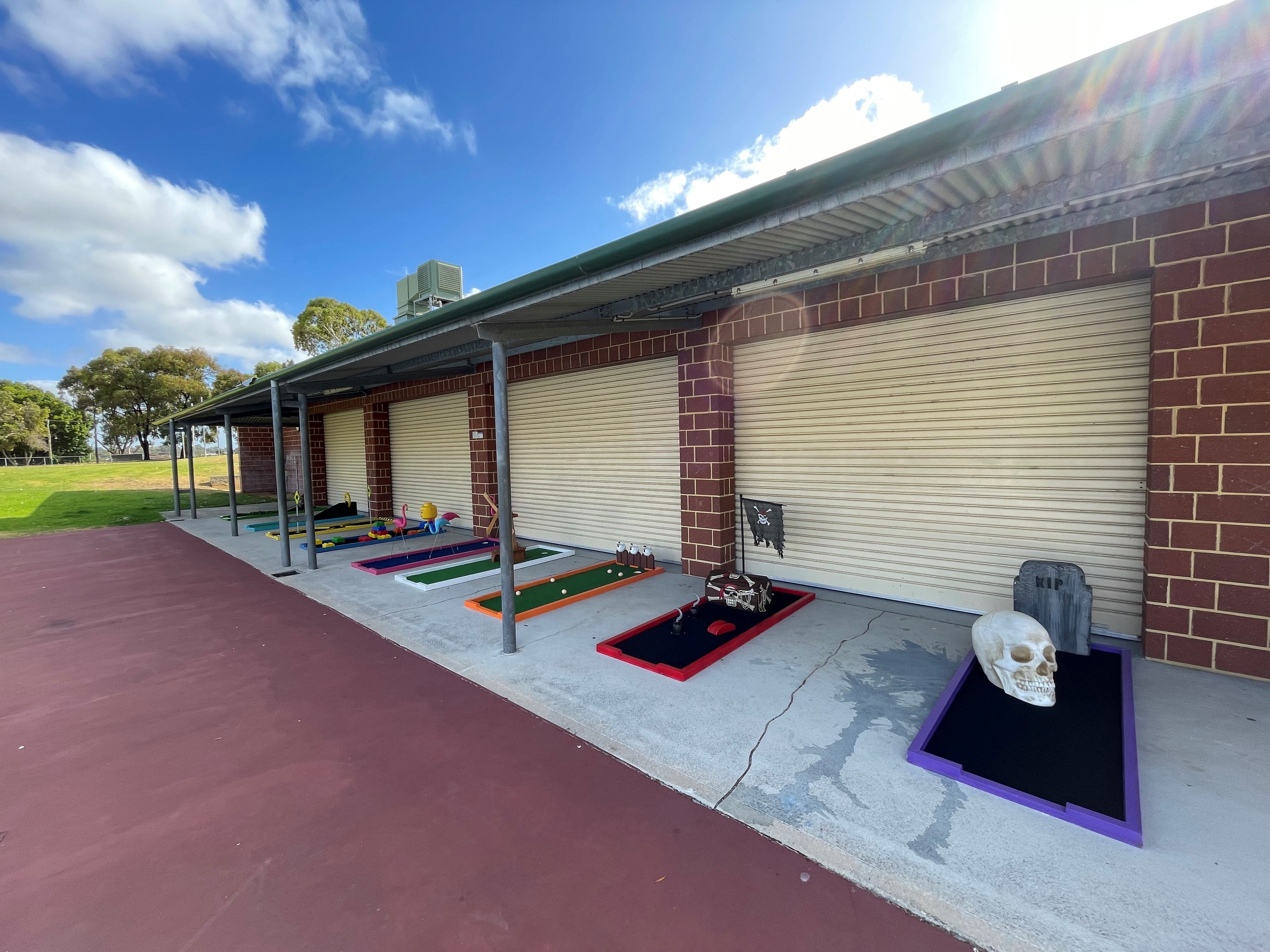 Deluxe Mini Golf - Bouncy Castle Hire in Wangara WA | Perth Amusement ...