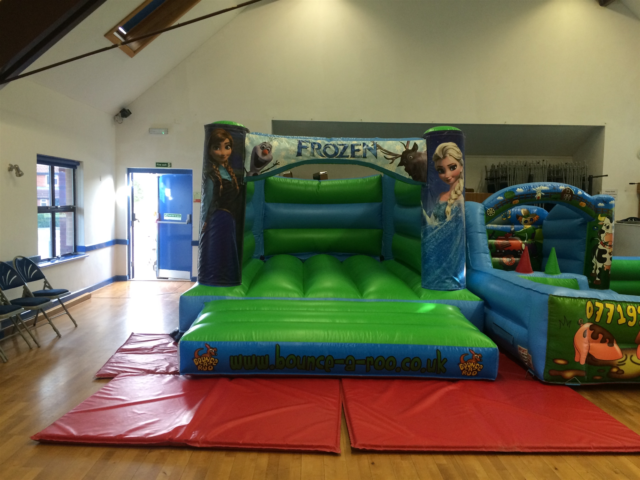 Ice Queen Bouncy Castle 11ft x 15ft - Bouncy Castle Hire in West ...