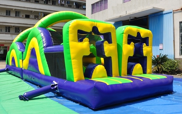 Fun inflatable obstacle course. Bouncy castle Hire Auckland.