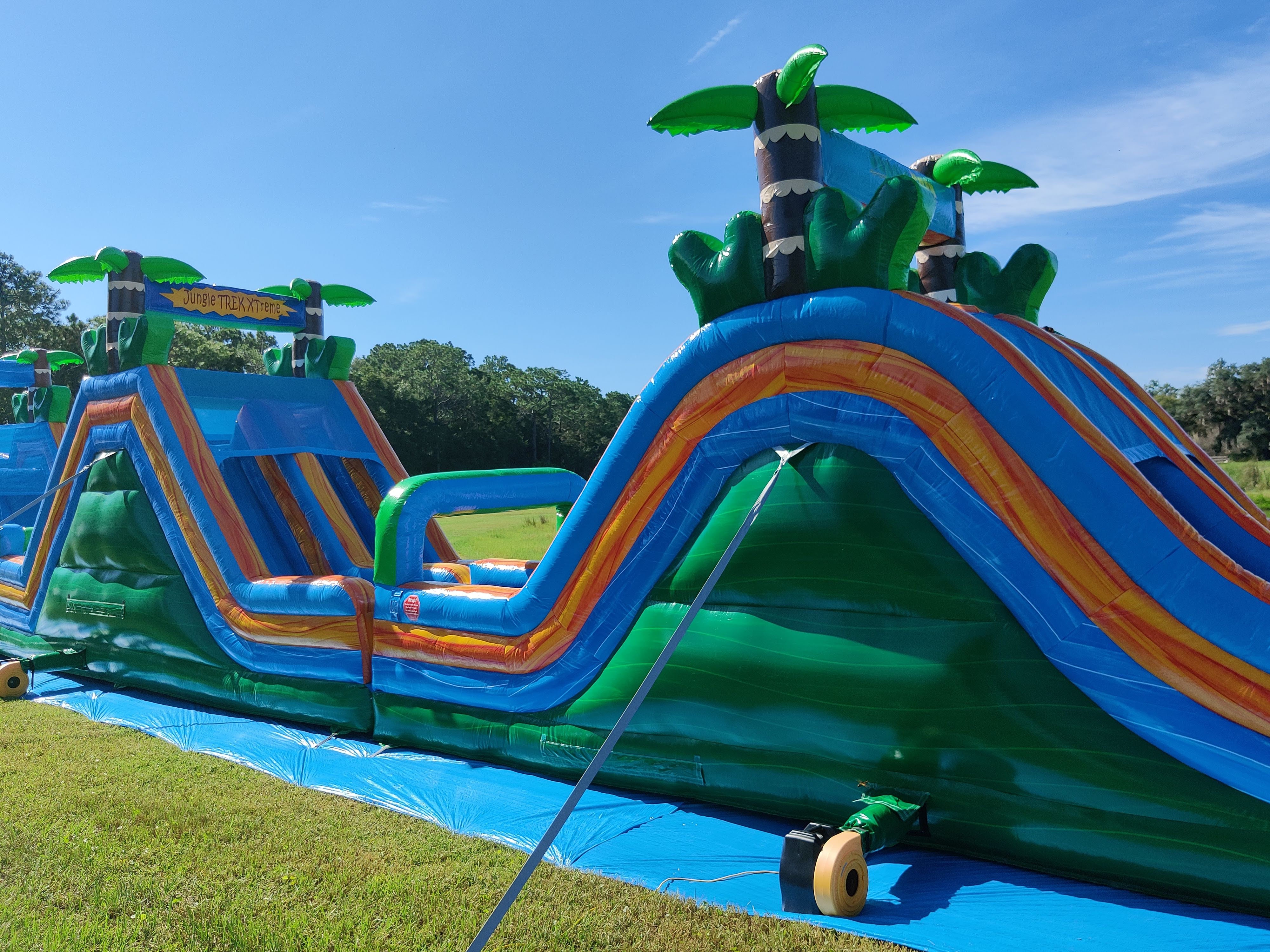 115' Obstacle Course With 3 Slides. Priced for the whole WEEKEND ...