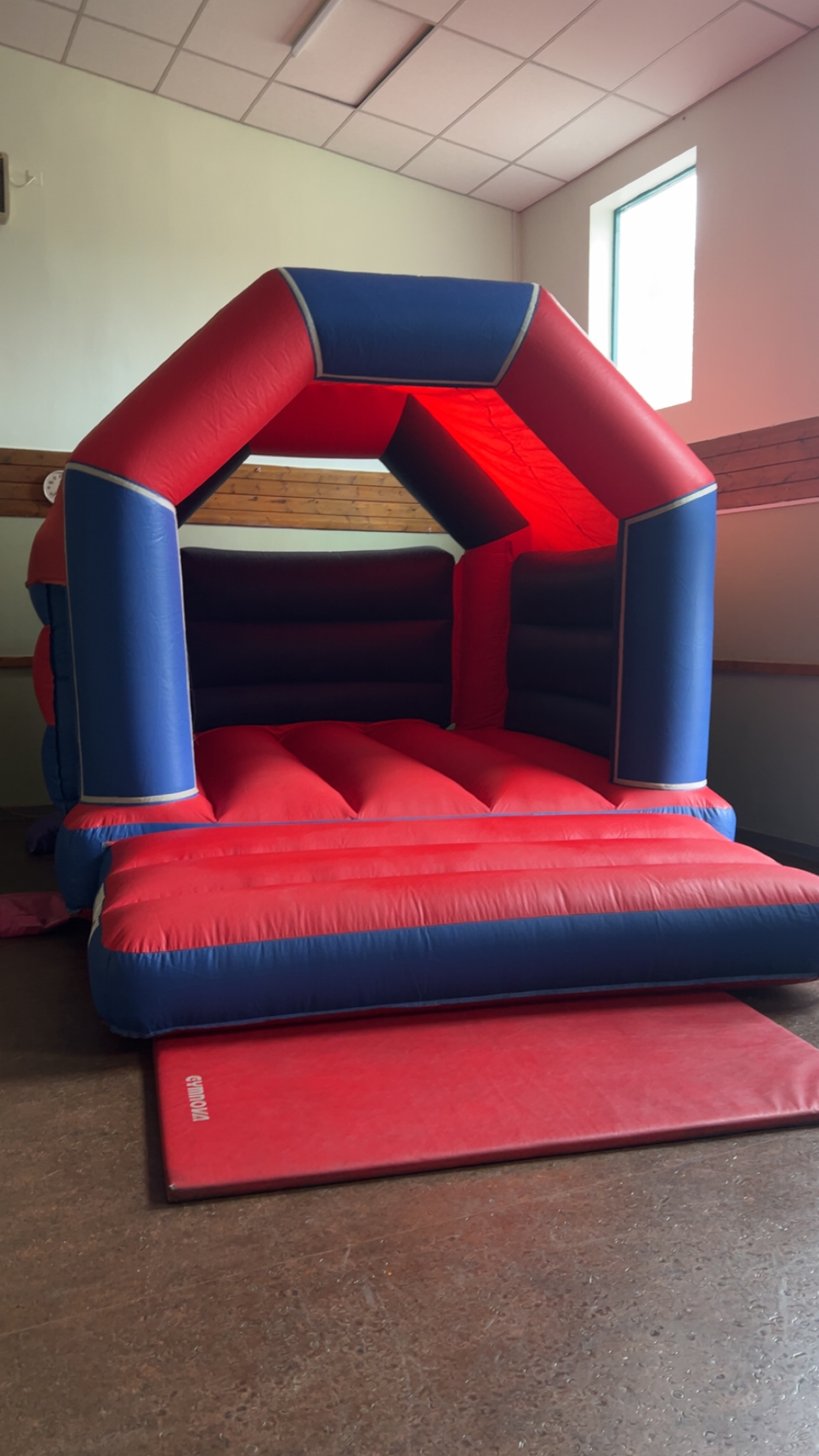 Bouncy Castle Hire Nottingham | No Deposit Required | Pie & Kels