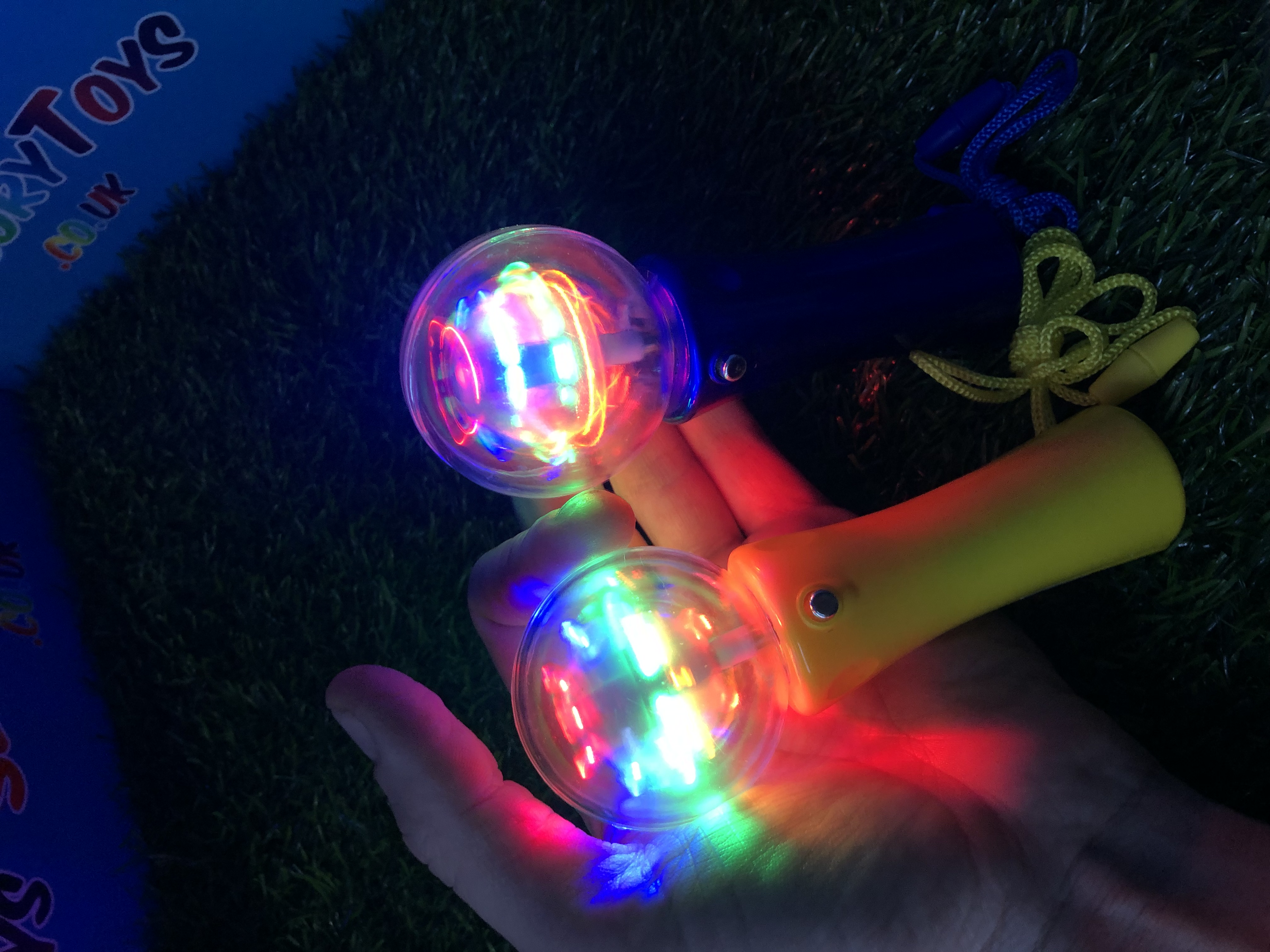 Spinning Light Up Toy - Free Sensory Toys | Online Toy Shop | Popular ...