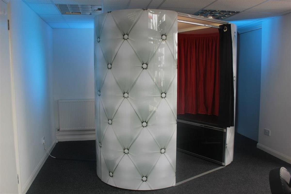 Photo Booths - Bouncy Castles, Rodeo Bulls, Garden Games, Photo Booths ...