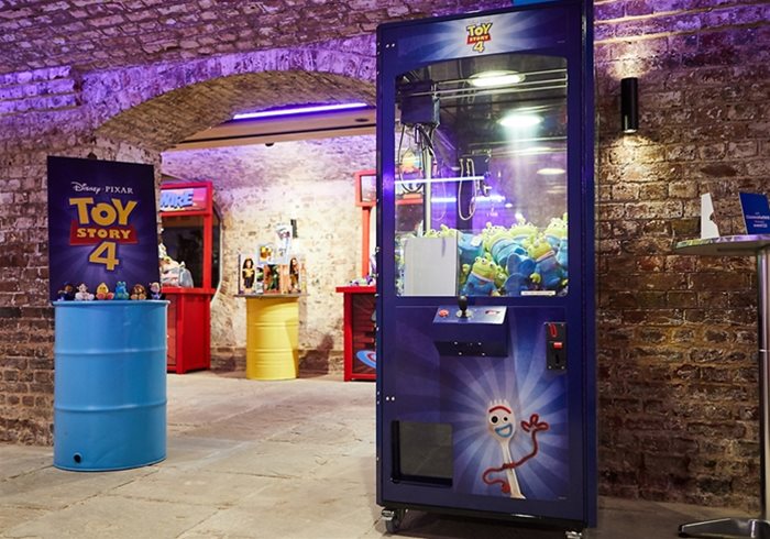 Arcade Grabber/Claw Machine - Event, Ride & Attraction Hire in Bedford ...