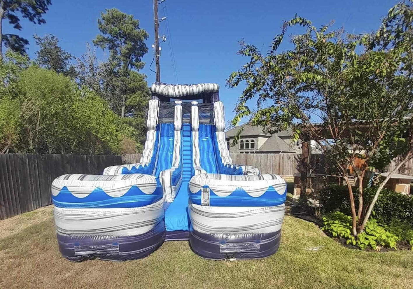 22’ Dual Lane Bronco Wave - Bouncin Lil' Rascals in Texas | Bouncin Lil ...