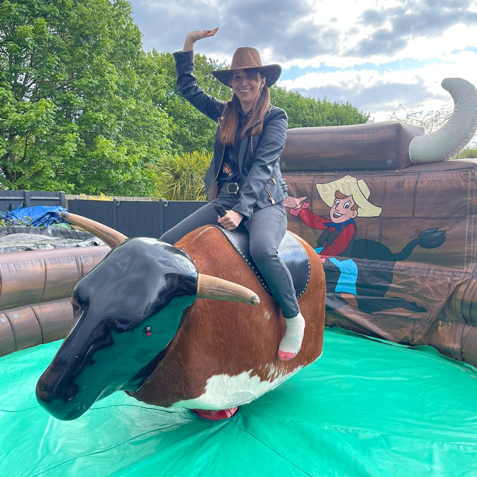 Rodeo Bull - Hire in SOUTHAMPTON, HAMPSHIRE AND SURROUNDING COUNTIES ...