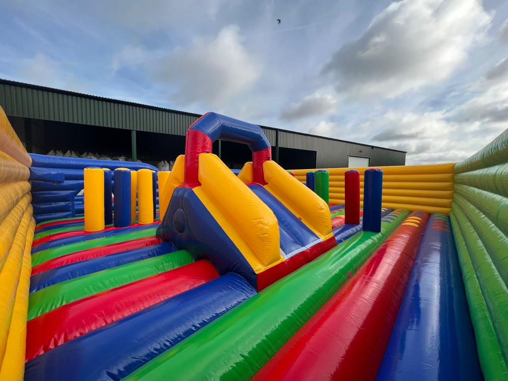 Giant Play Centre - inflatable play bed Hire - ice-rinks.co.uk in UK ...