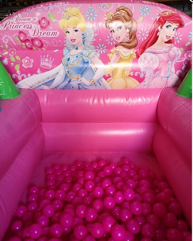 B-Disney Princesses ball pool with air jugglers 8ft x 6ft - Bouncy ...