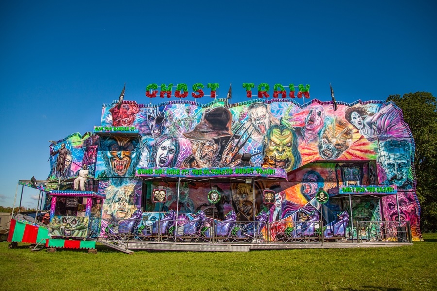 Traditional Wedding Funfair Rides for Hire | We Are Weddings