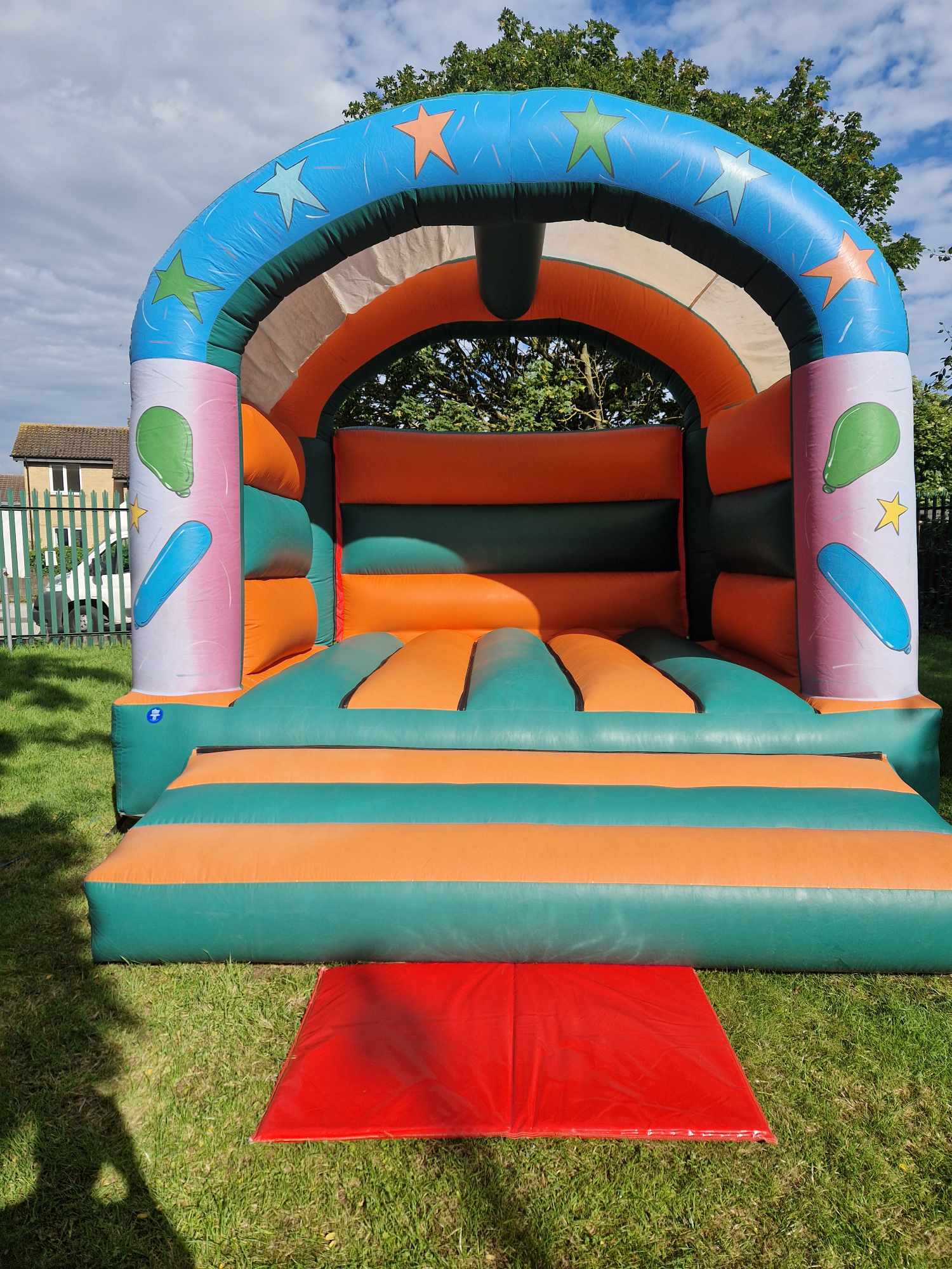 Mega Balloon - Hire in Lincoln | Lincs bounce