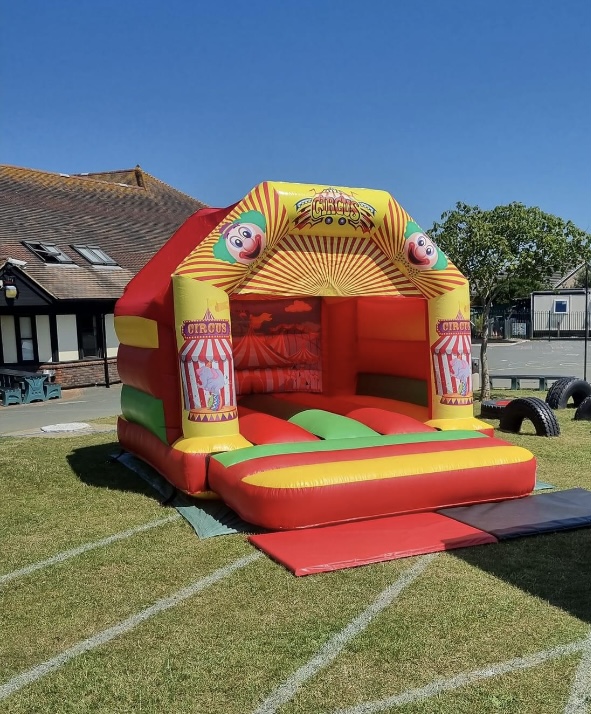 Circus Bouncy Castle - Hire, Balloon Displays, Bouncy Castle, Soft Play ...