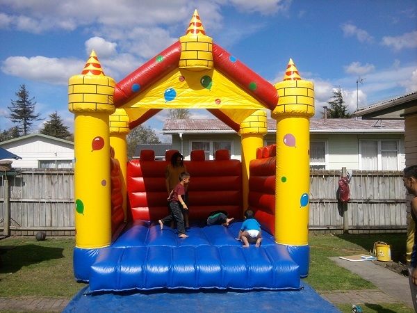 4x4 Bouncy Castle - Jumping Castle Hire in Auckland, North Shore, East ...