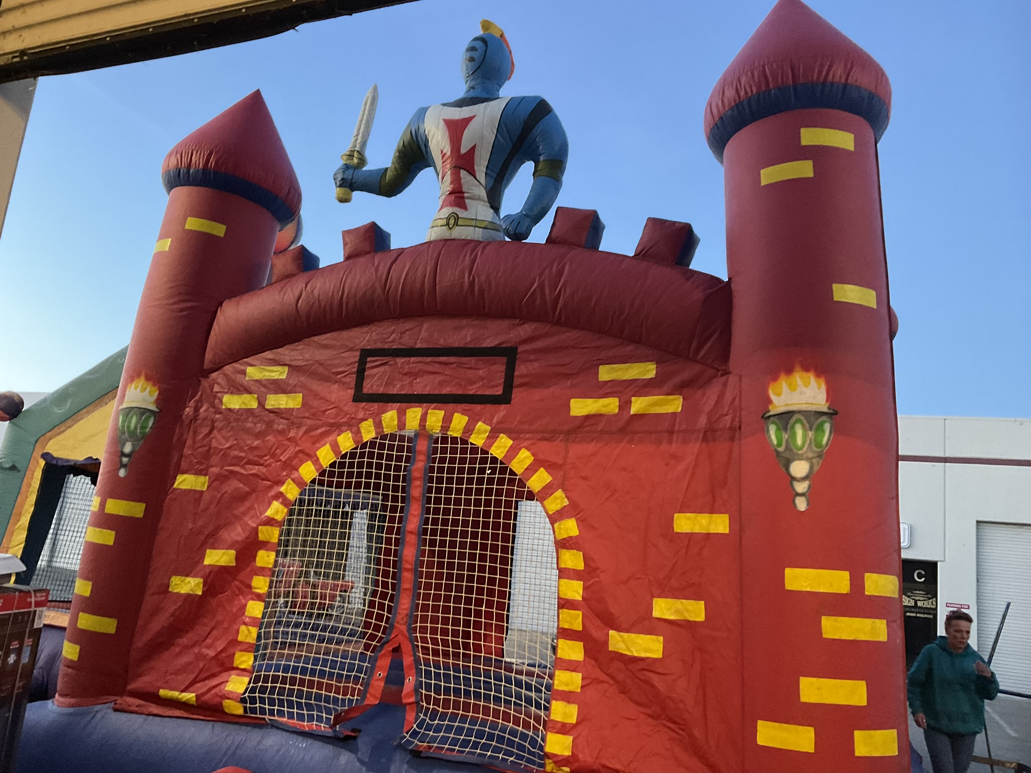 FOR SALE - Red Knight Bounce House - Bounce House Inflatables ...