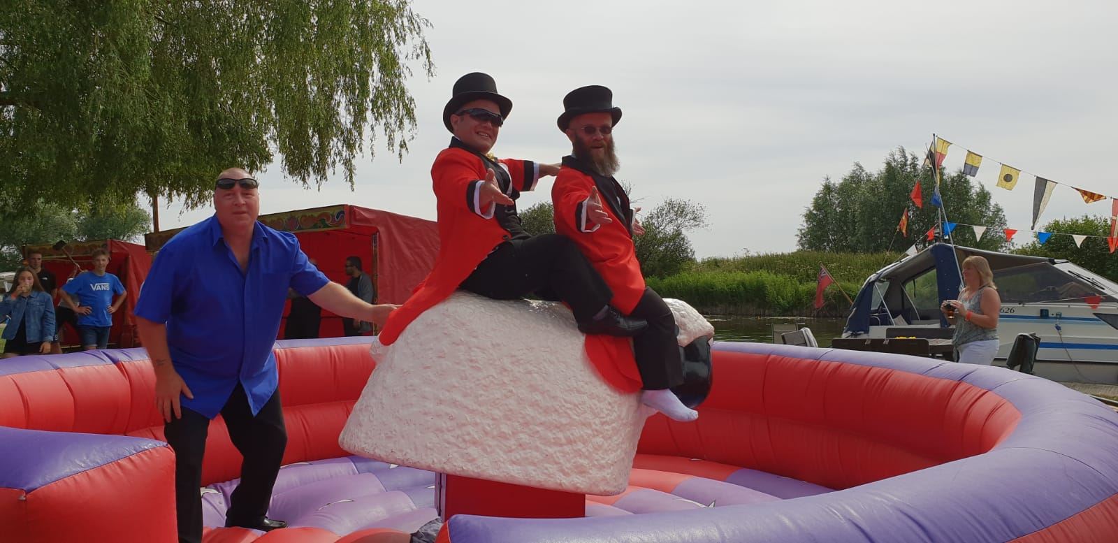 Rodeo Sheep hire - ice-rinks.co.uk in UK | Ice-rink Uk