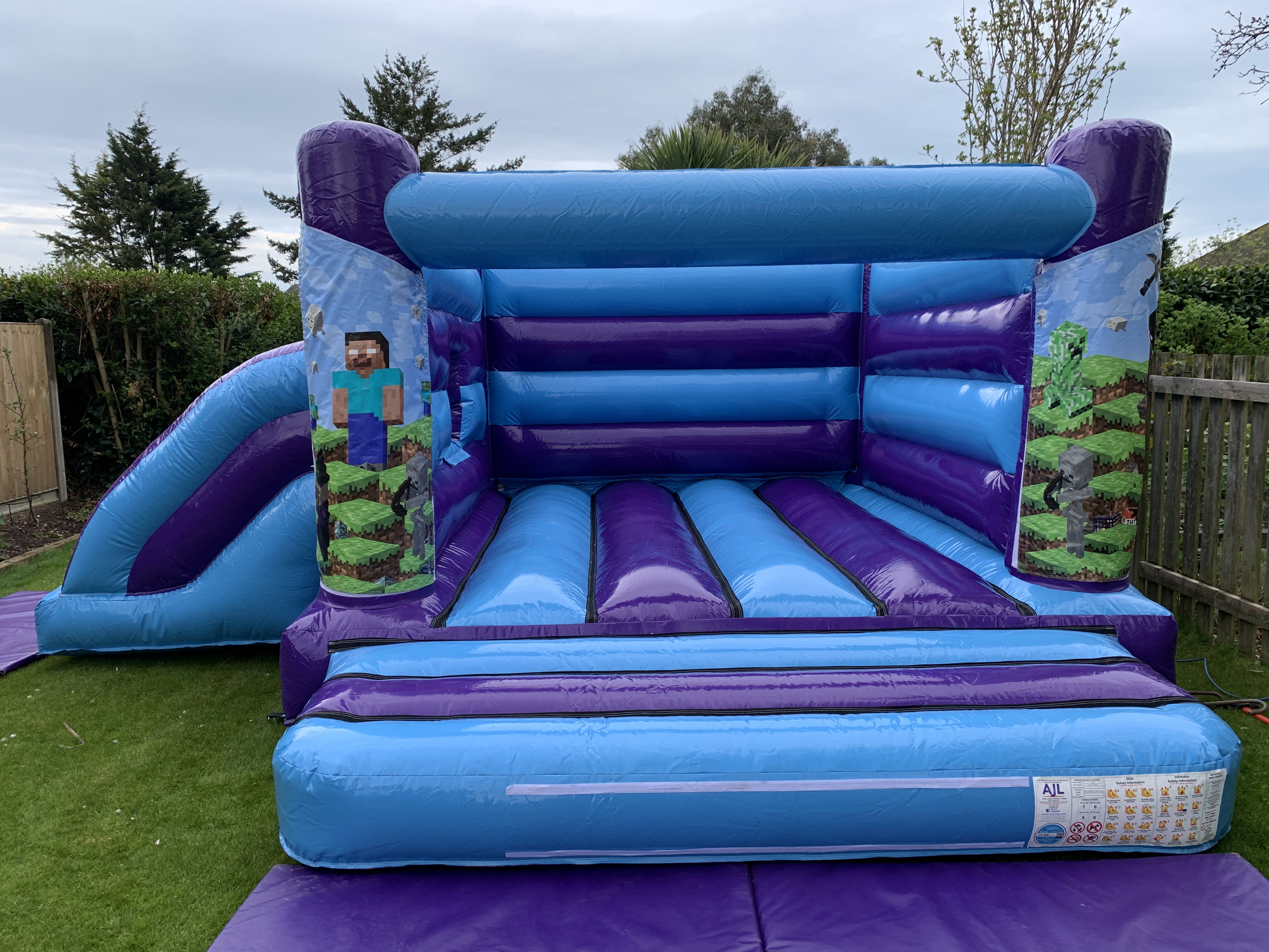 17ft x 15ft Minecraft bouncy castle Combi - Bouncy Castle & Soft Play ...